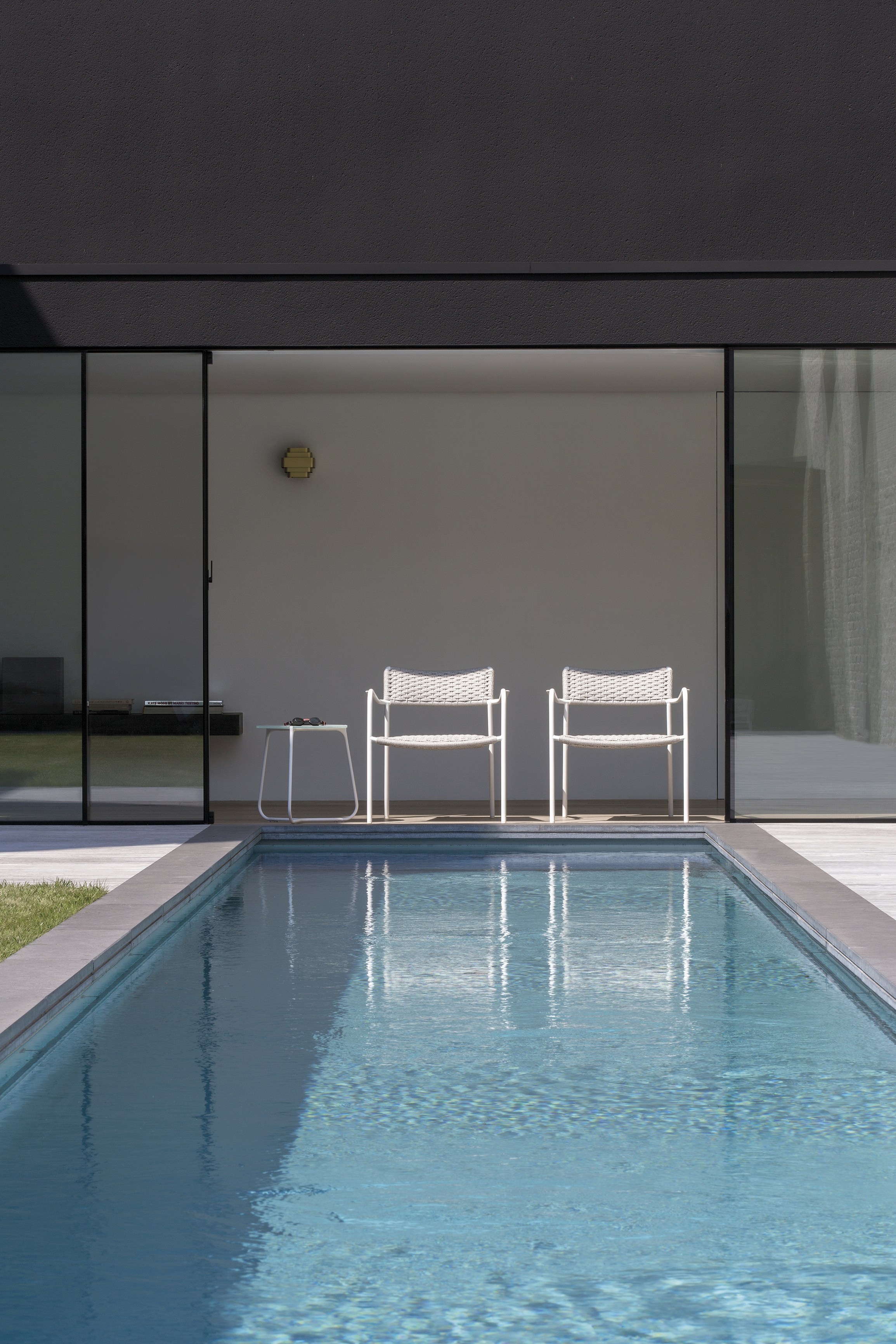 ECHO | Lounge chair By MANUTTI