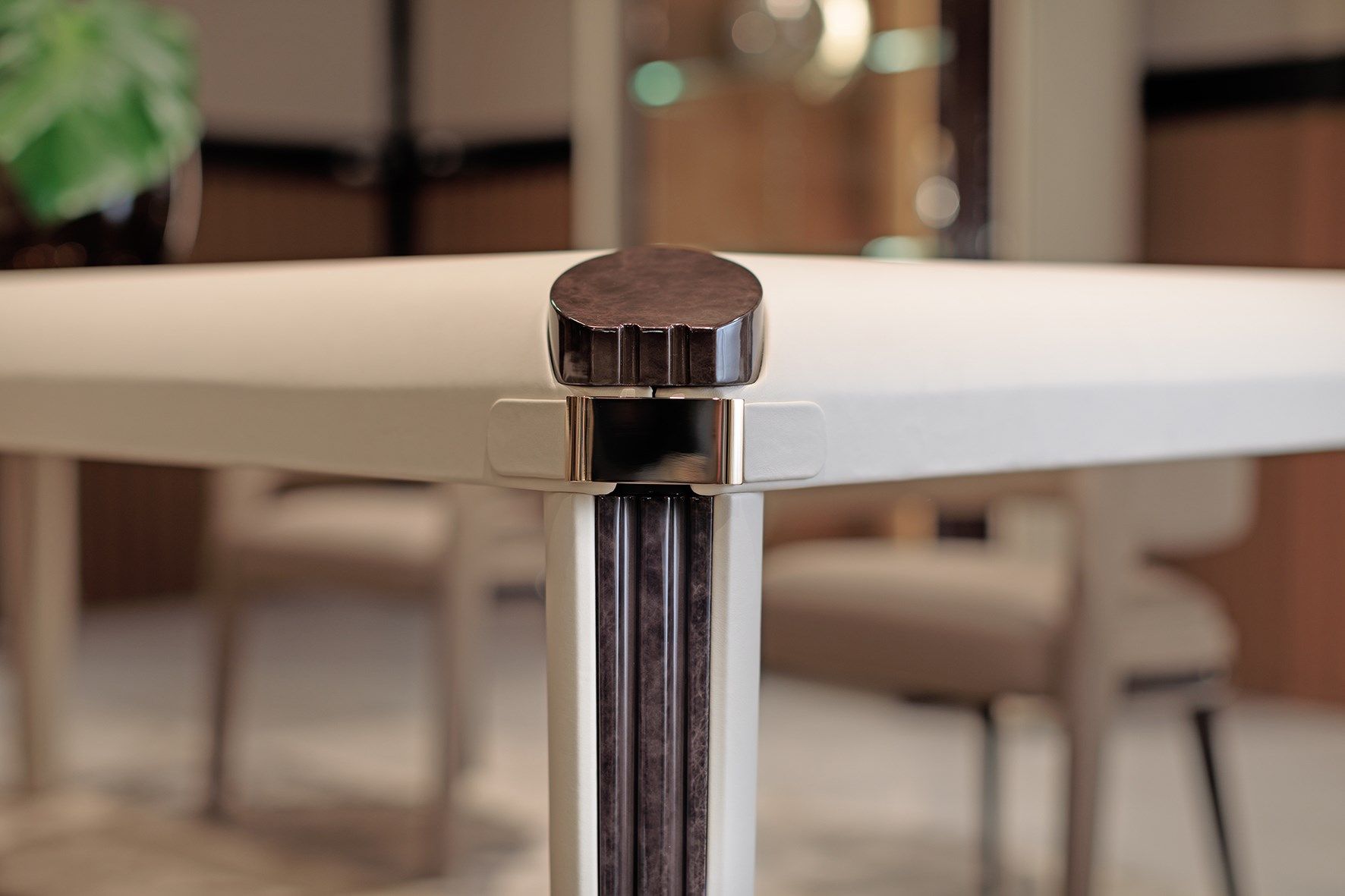 ECLIPSE | Table By Turri design Andrea Bonini