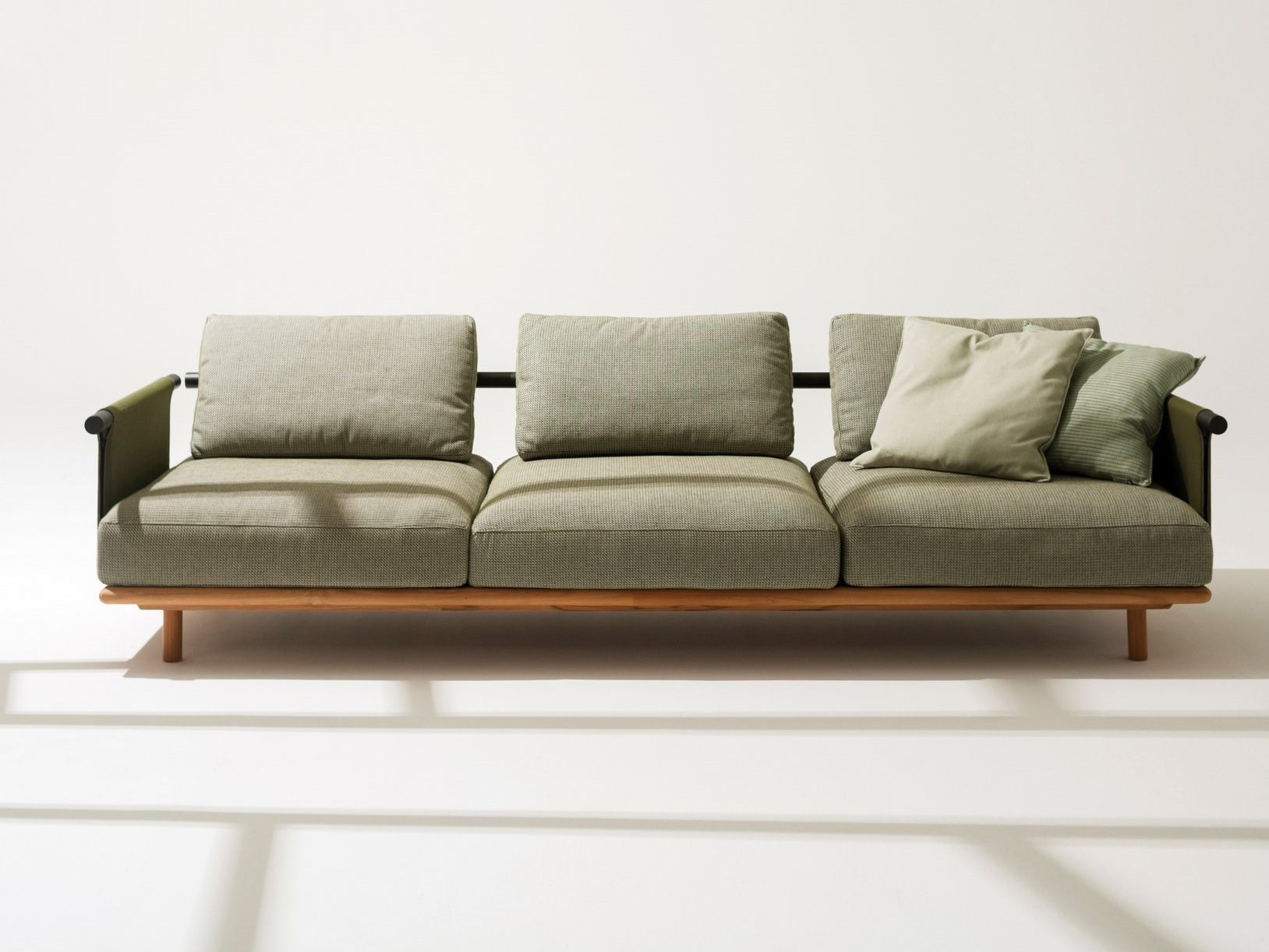 EDEN 3 seater Batyline® garden sofa By RODA | design Rodolfo Dordoni