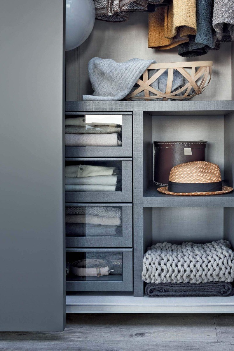 ELLEVI Custom wardrobe with sliding doors By Lema | design ...