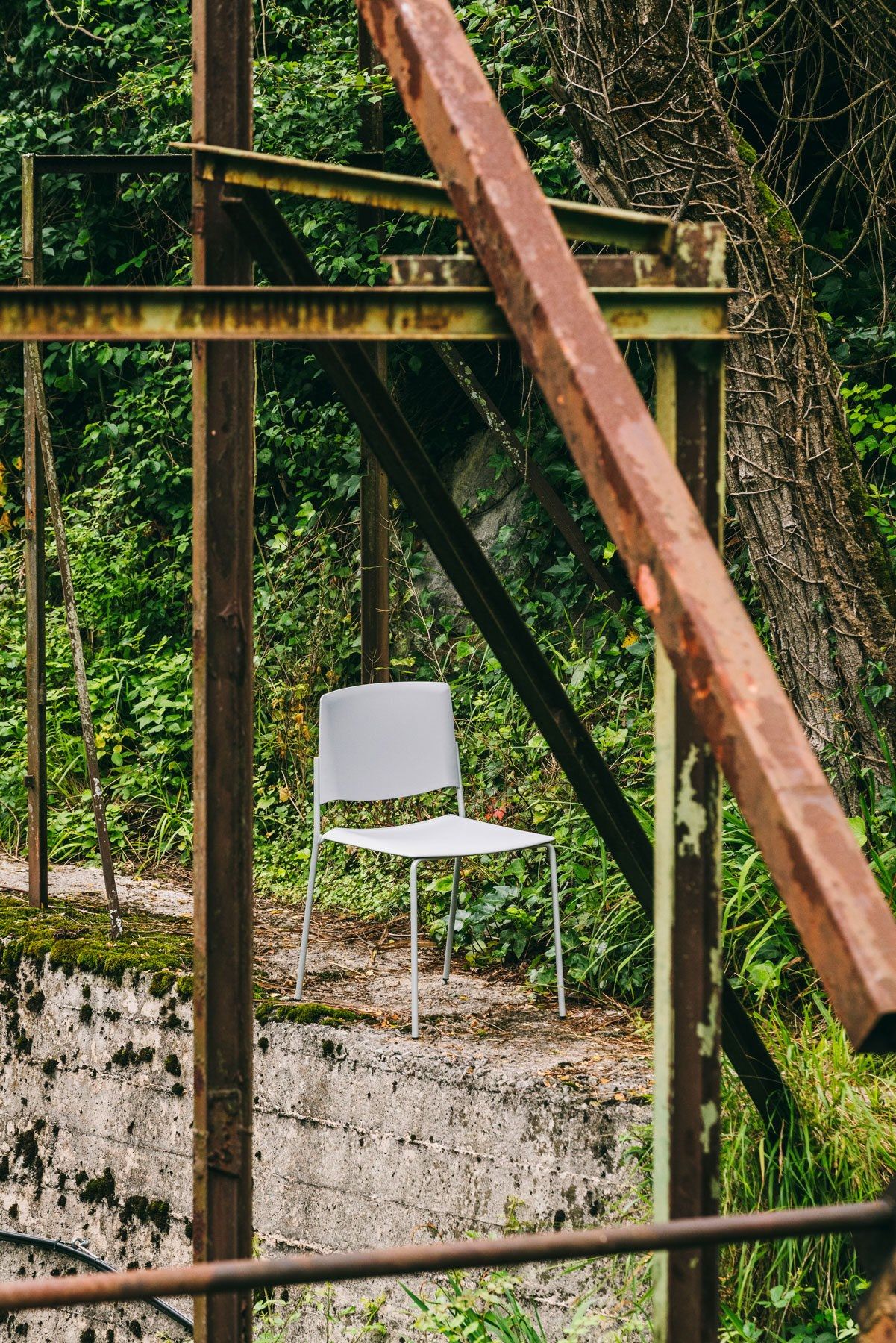 EMA 4L Upholstered stackable chair By ENEA | design Lievore Altherr Molina