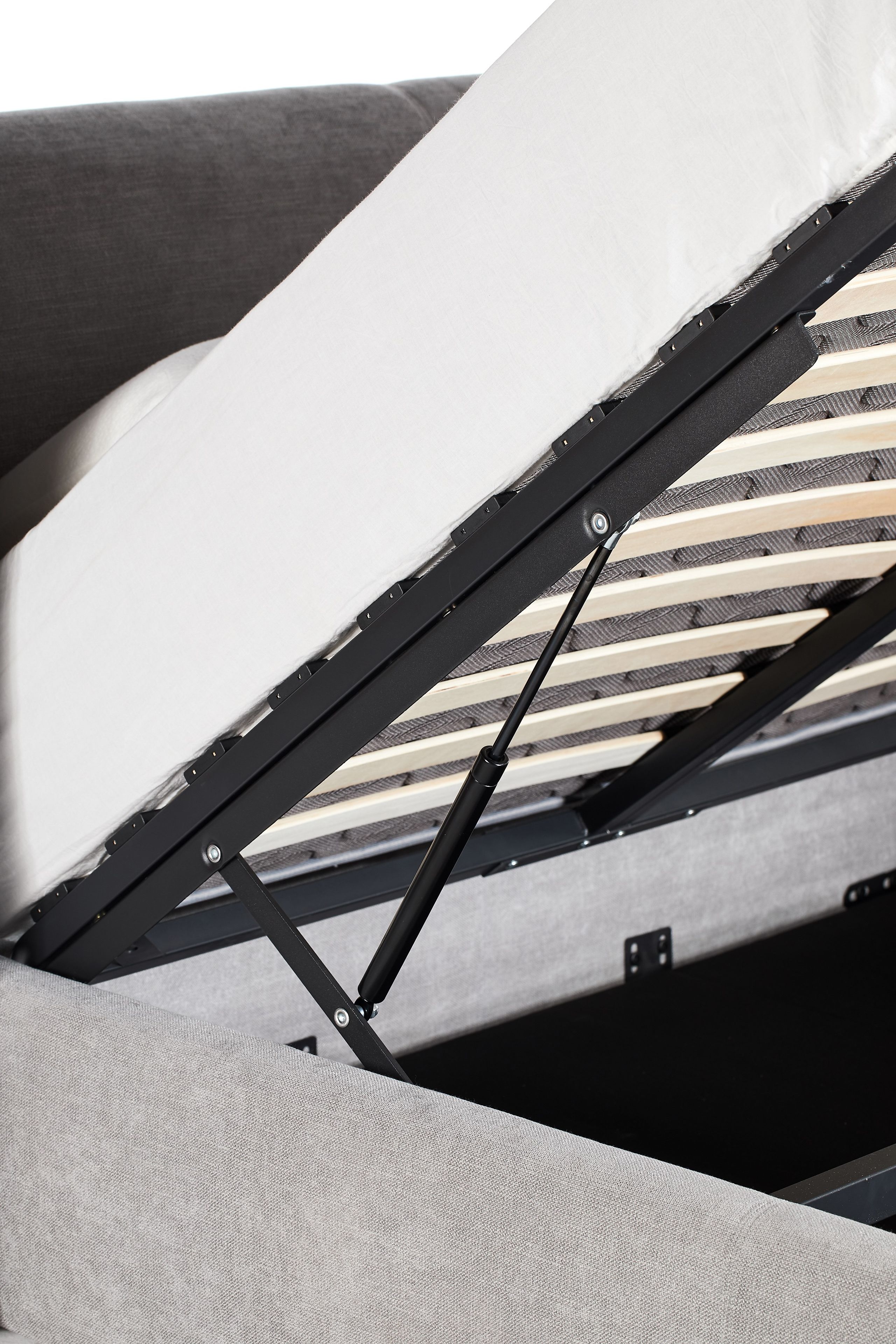 EMBRACE bed By grado design