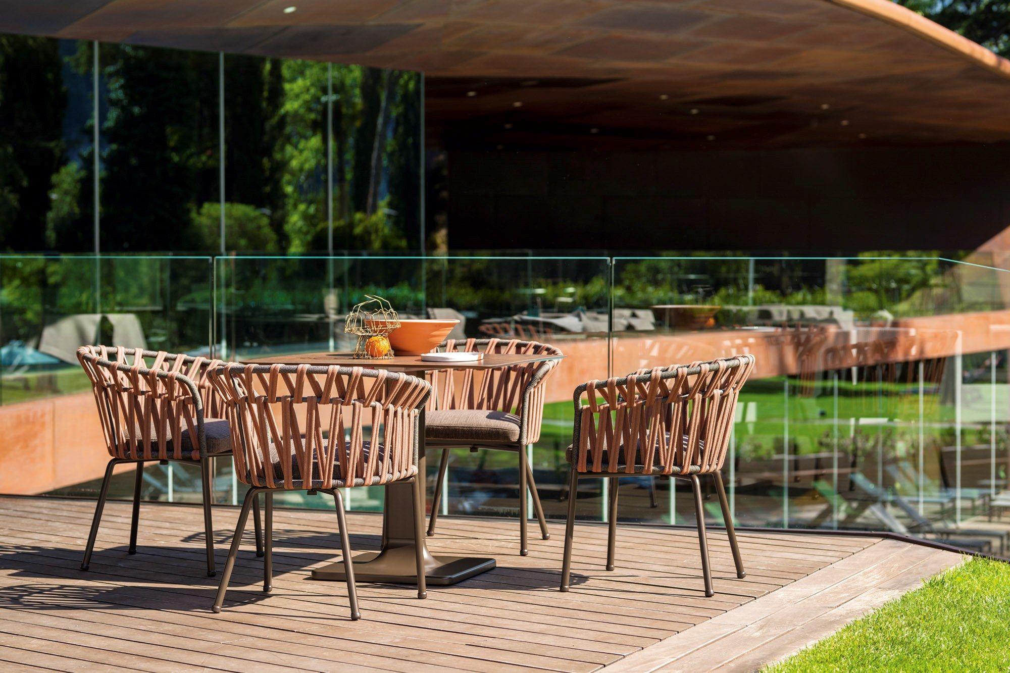 EMMA CROSS Powder coated aluminium garden chair with armrests By ...