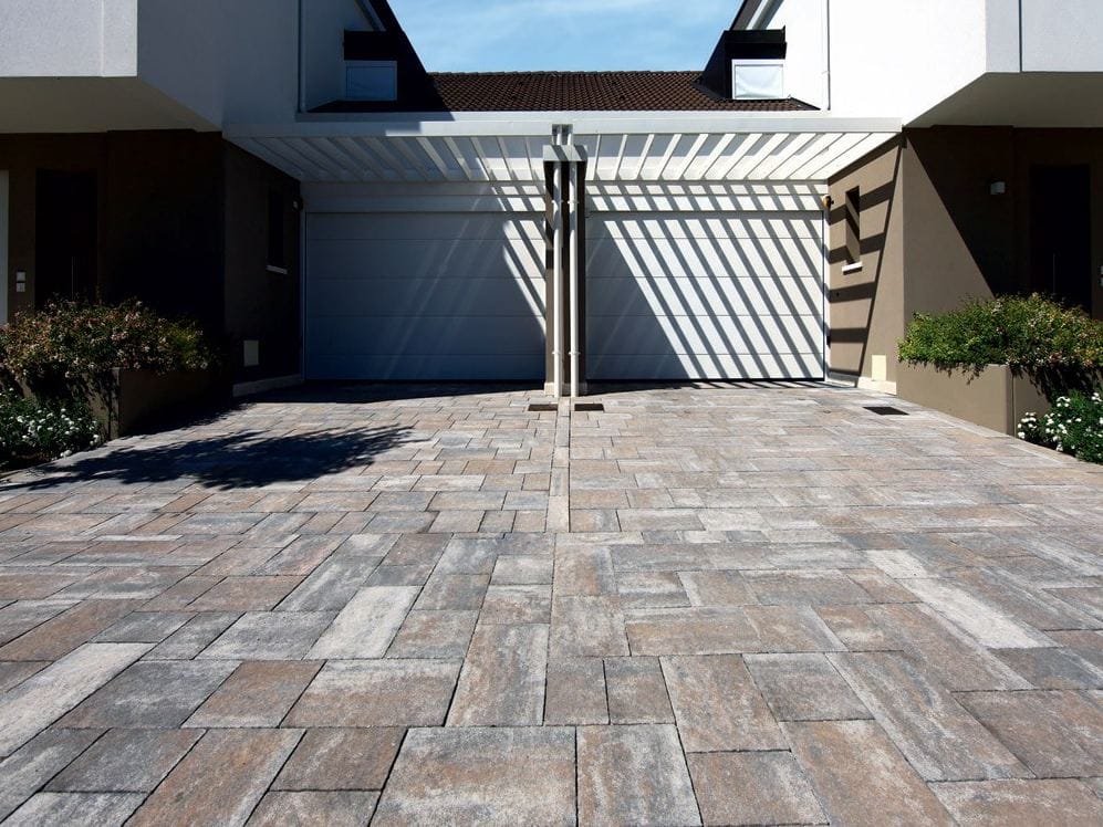 EMOTION Cement outdoor floor tiles By FAVARO1