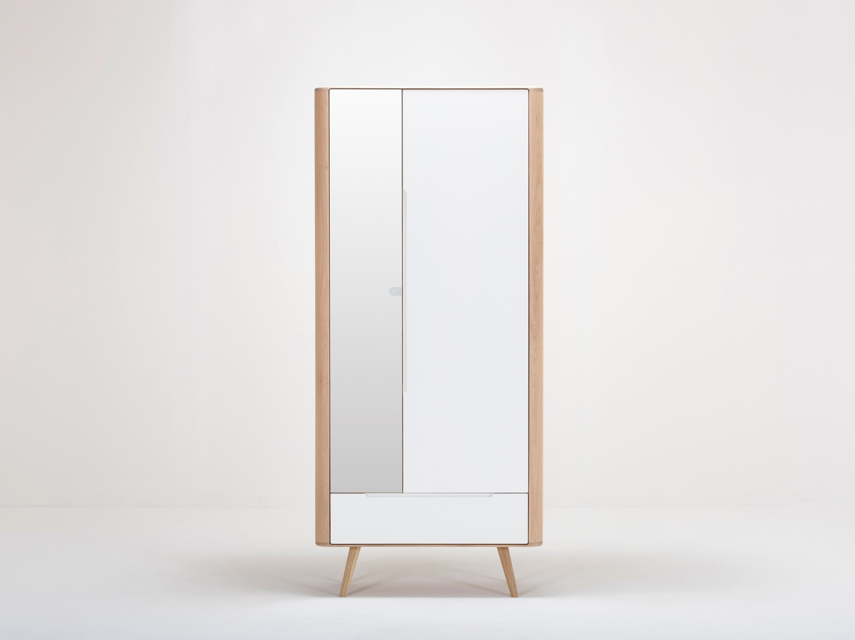 ENA | Hallway unit Ena Collection By Gazzda design Salih Teskeredžic