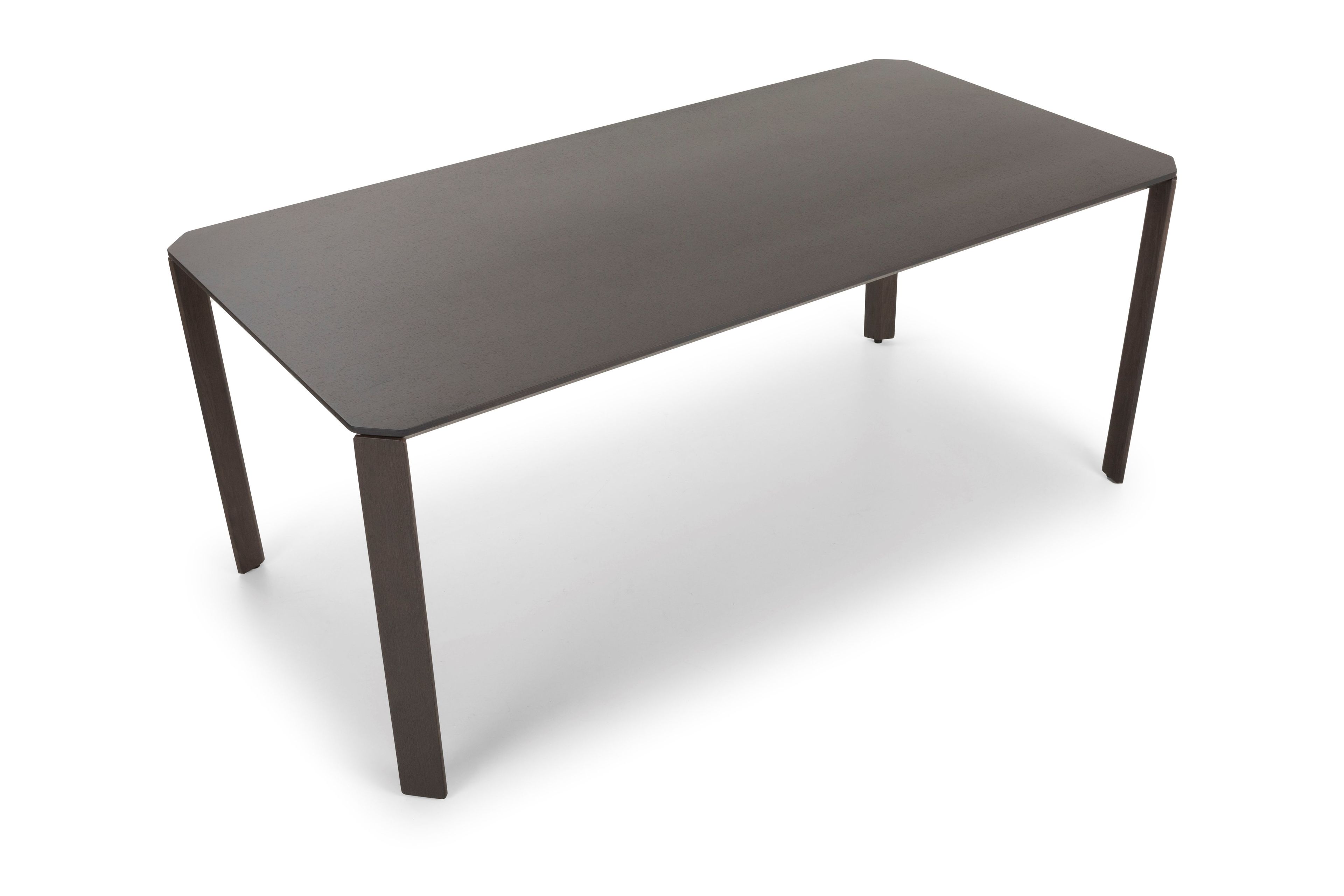 ERMETE | 桌子 Ermete系列 By True Design 设计师Leonardo Rossano, Debora Mansur