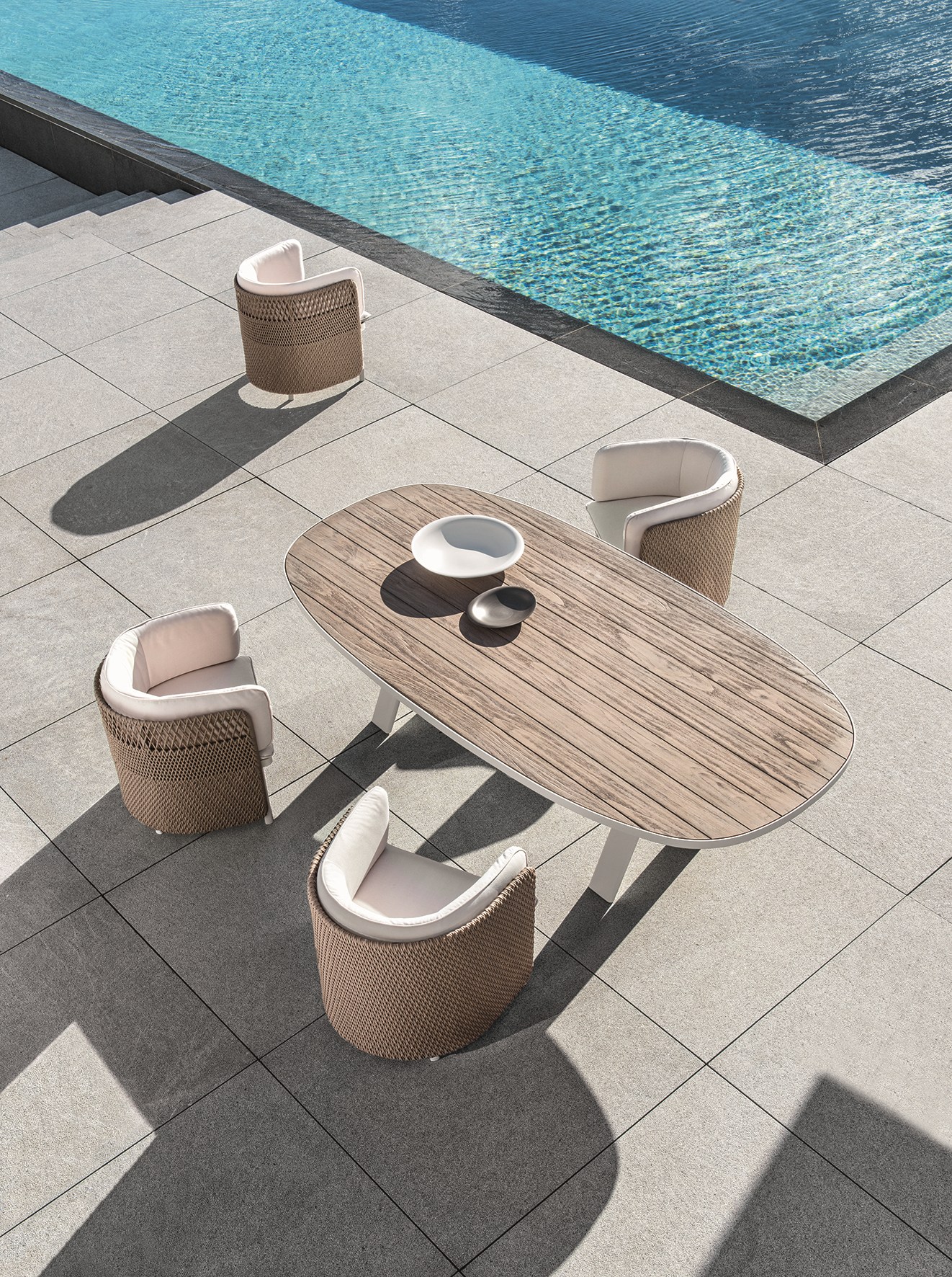 ESEDRA Upholstered garden chair with armrests By Ethimo | design Luca ...