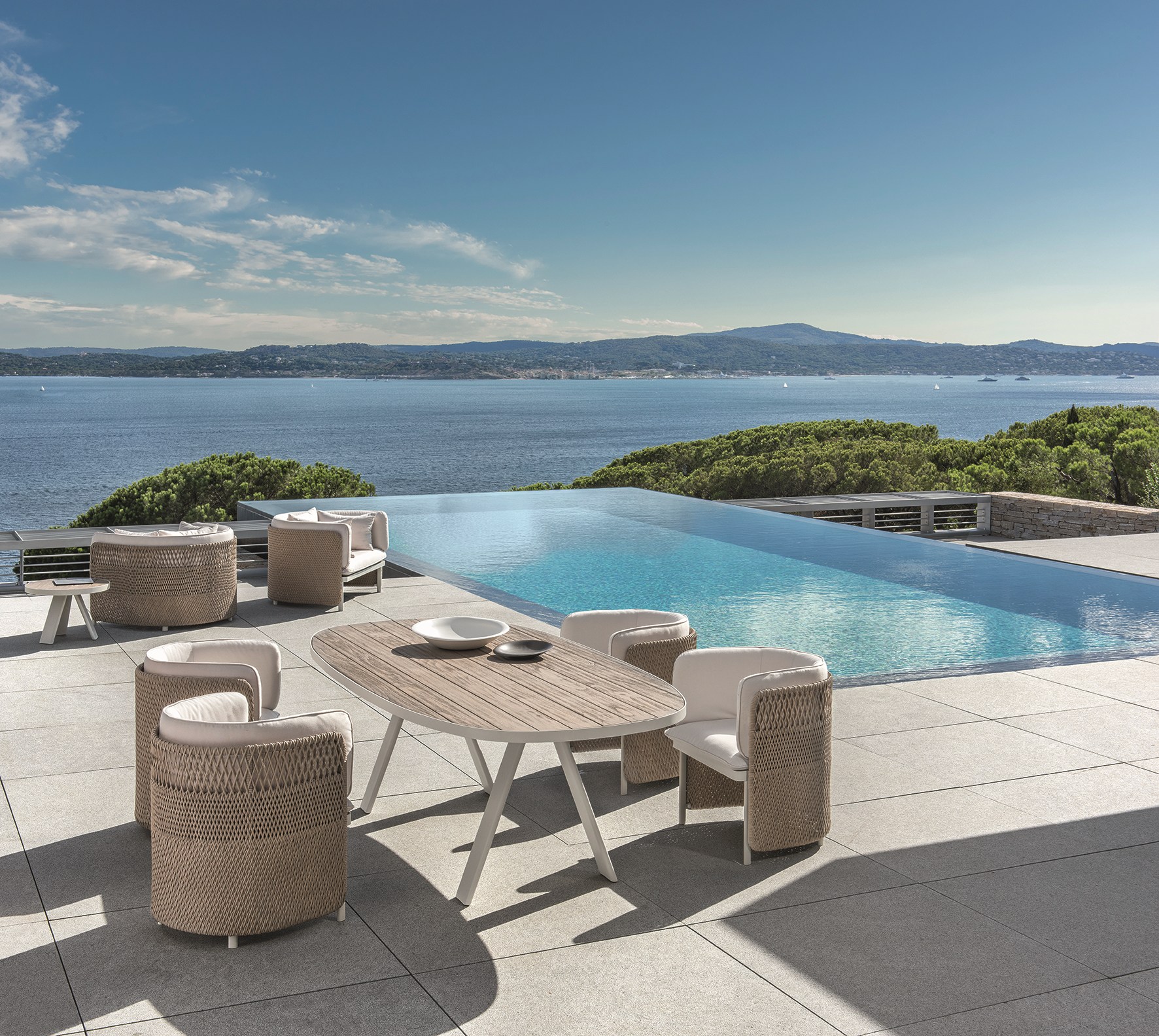 ESEDRA Upholstered garden chair with armrests By Ethimo | design Luca ...