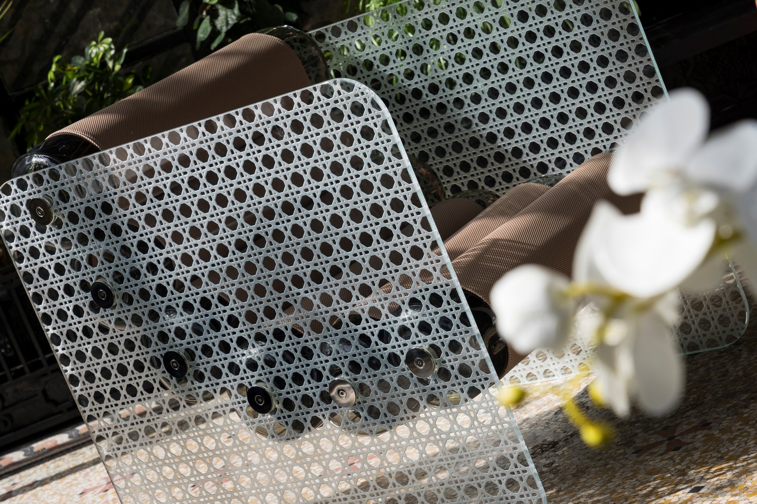 EXCLUSIVE MW 02 - ENGRAVED | Armchair By Mojow design Olivier Santini