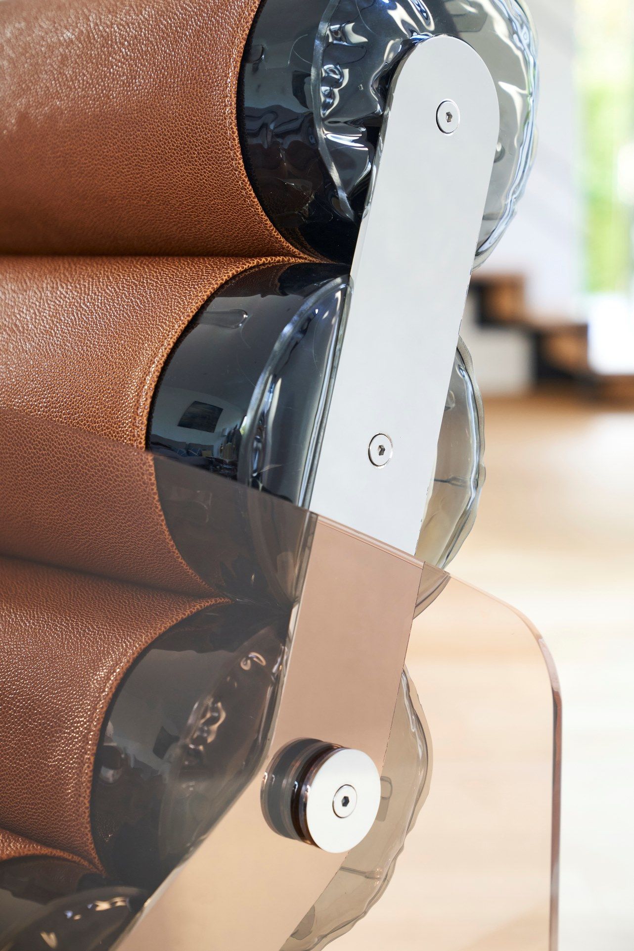 EXCLUSIVE MW 03 PMMA - BRONZE | 扶手椅 By Mojow