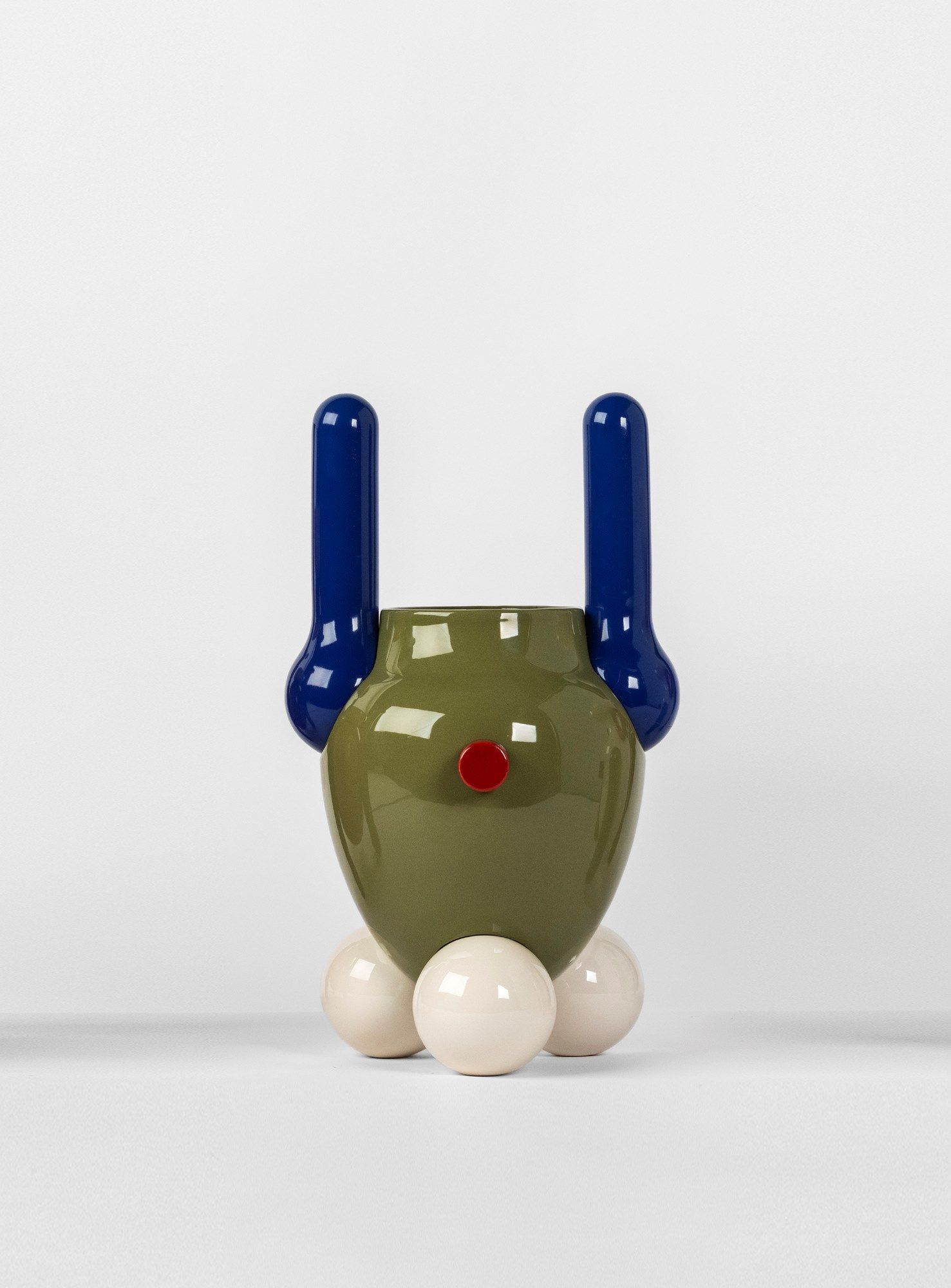 EXPLORER Handmade ceramic vase By BD Barcelona | design Jaime Hayon