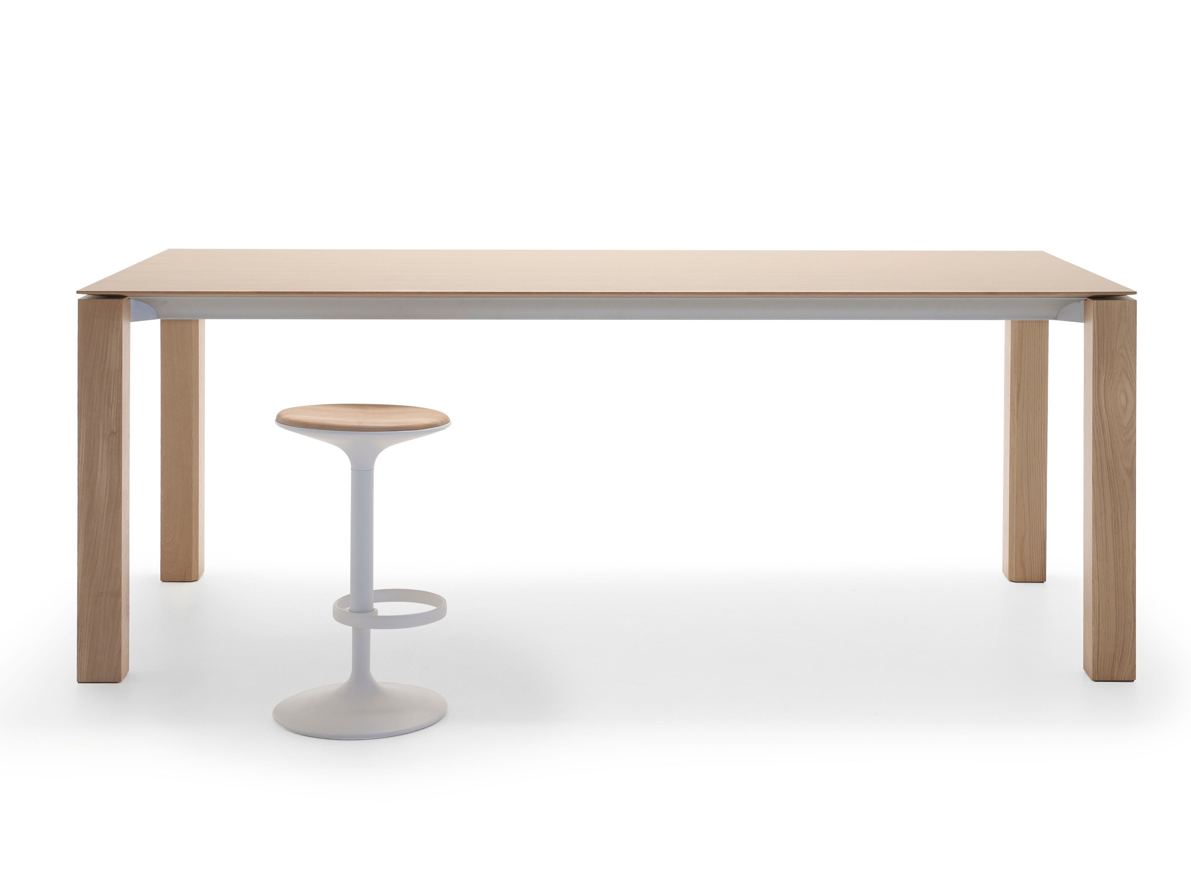 EXTRA HIGH TABLE ME 01146 Rectangular oak high table By Andreu World