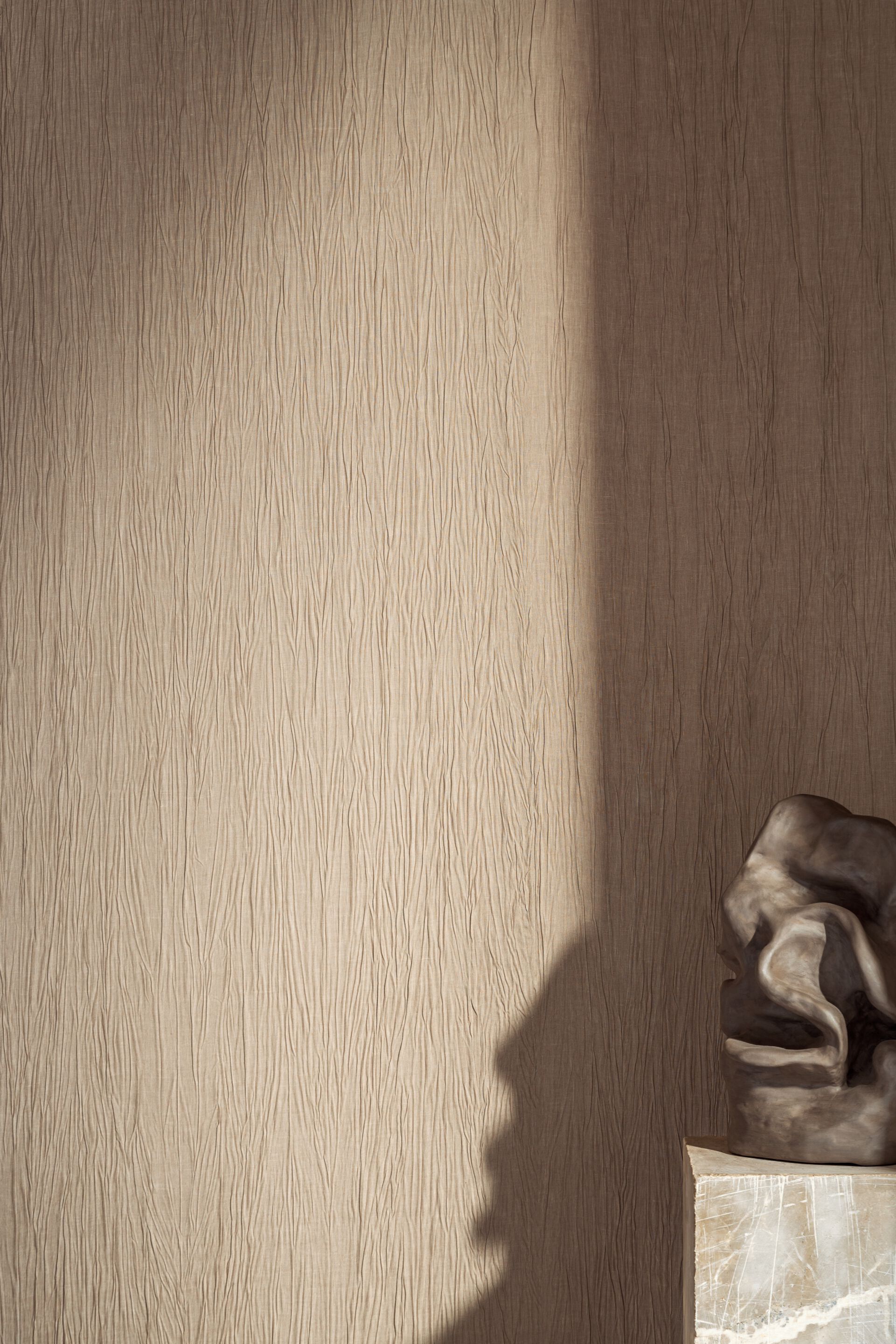 LIN PLÂTRÉ - HIMALAYA Solid-color fire retardant linen fabric By Élitis