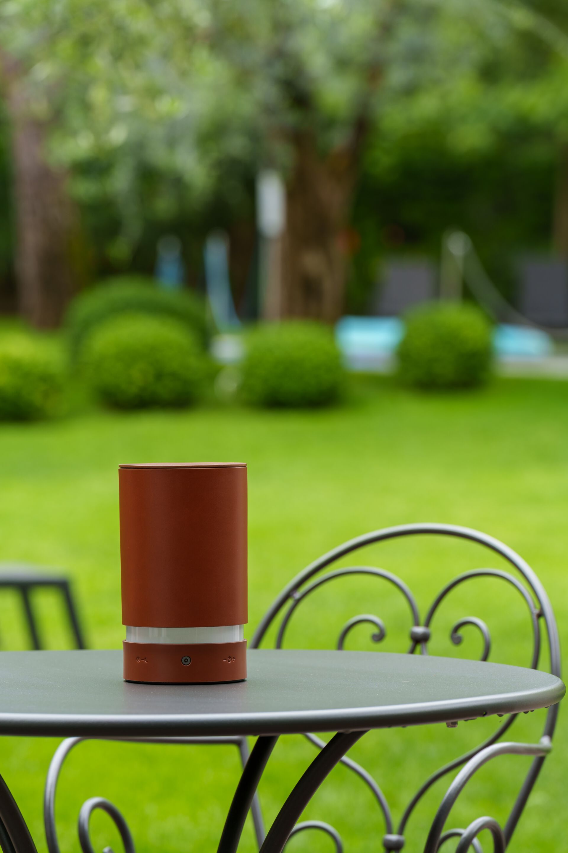 CHAPEAU Table lamp By Emera Design