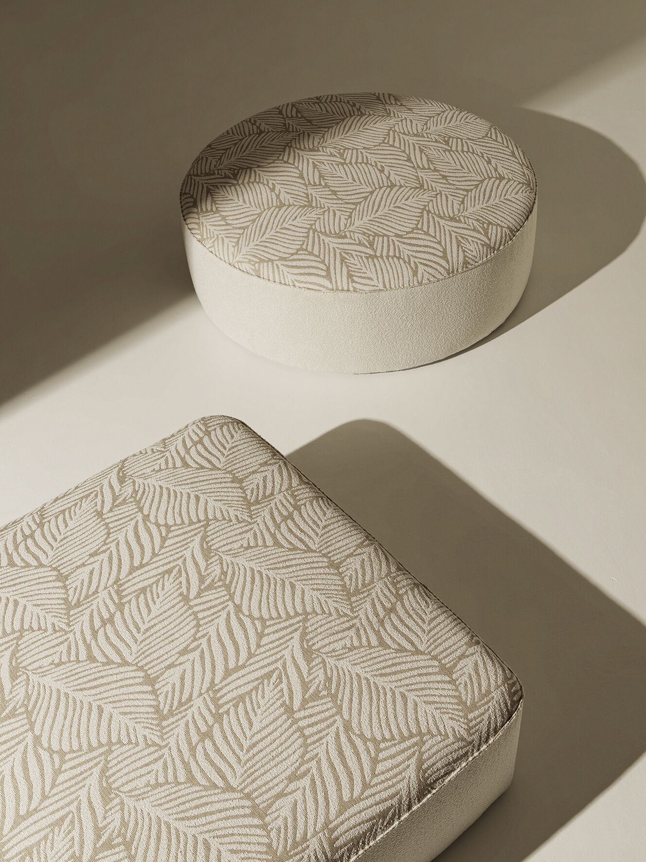 ISOLA Square fabric garden pouf By Ethimo