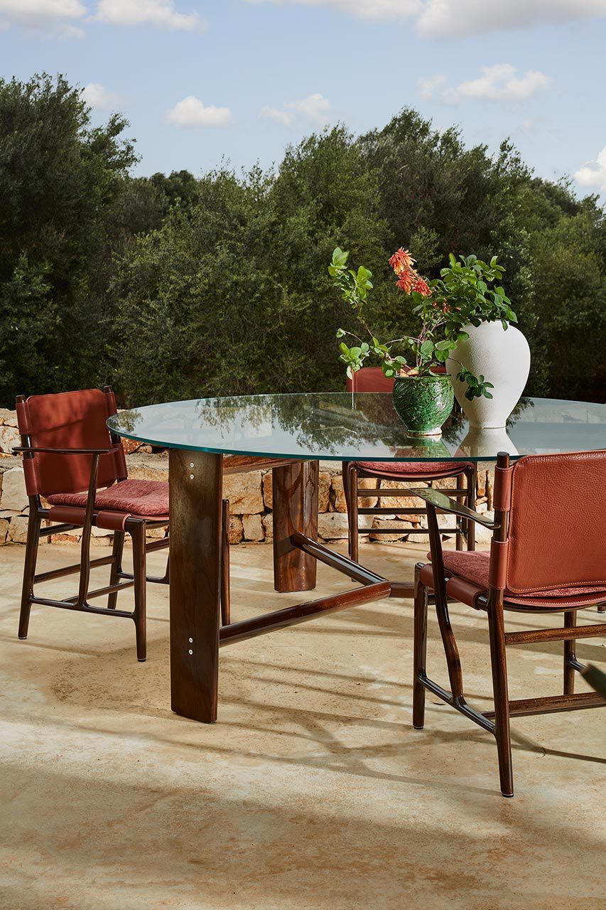 LEVANTE Mahogany and leather garden chair with armrests By Exteta