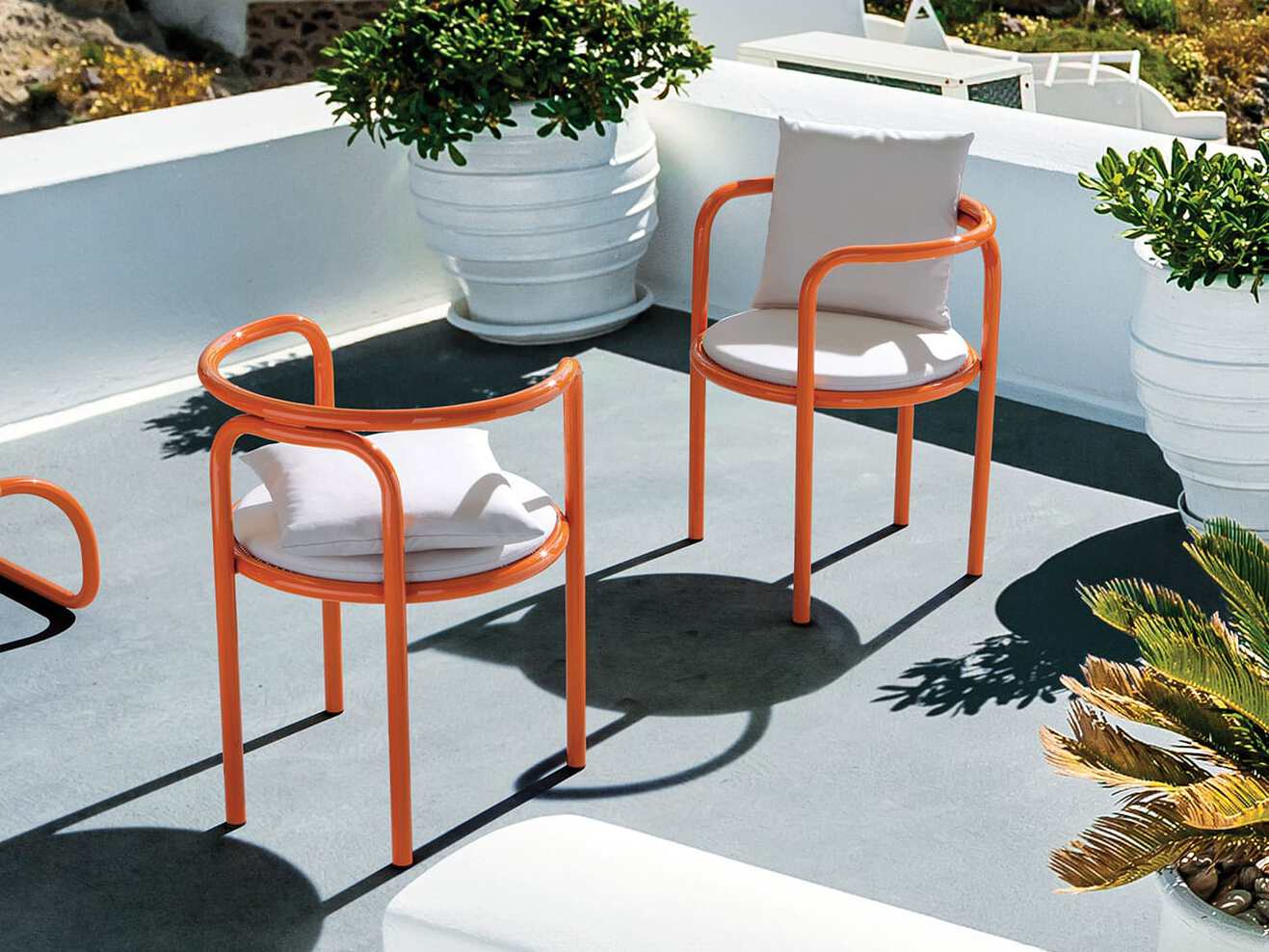 LOCUS SOLUS Powder coated steel garden chair By Exteta
