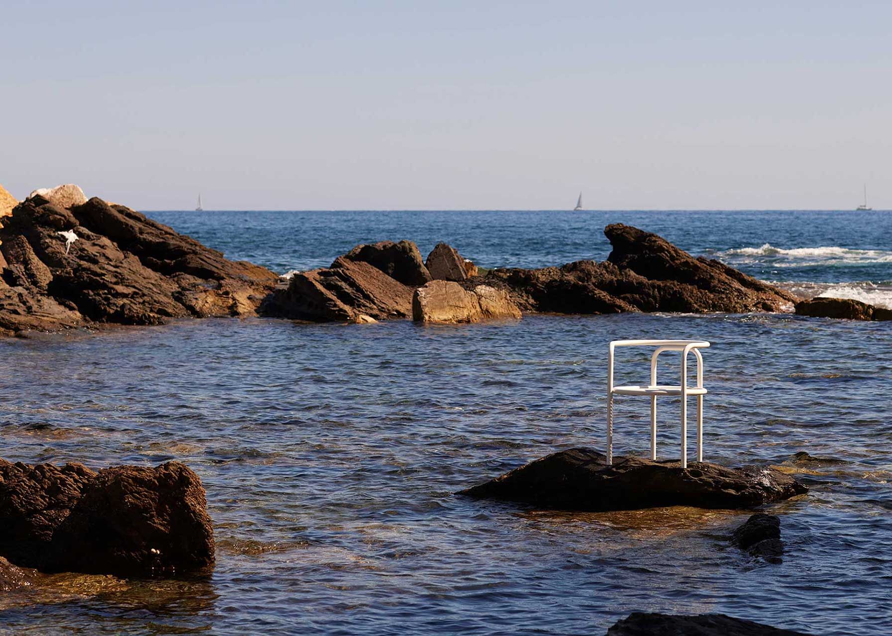 LOCUS SOLUS Powder coated steel garden chair By Exteta