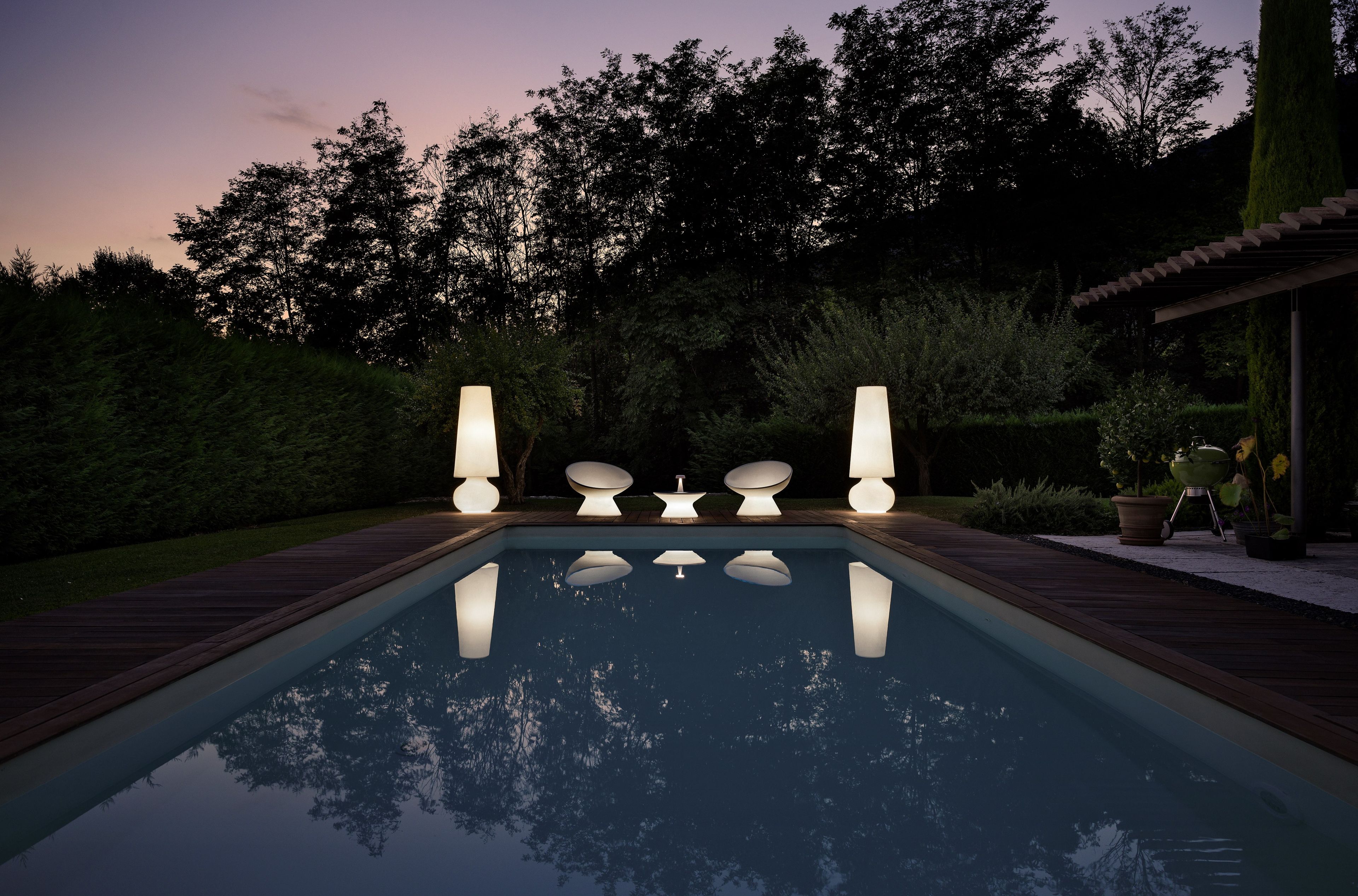 FADE Round polyethylene coffee table By Plust | design Marco Gregori