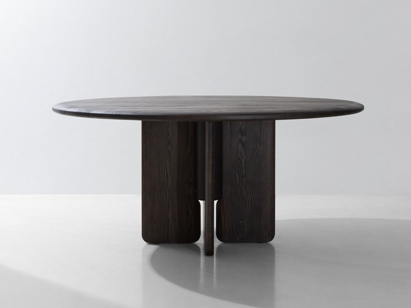 FAIFO 桌子 By District Eight