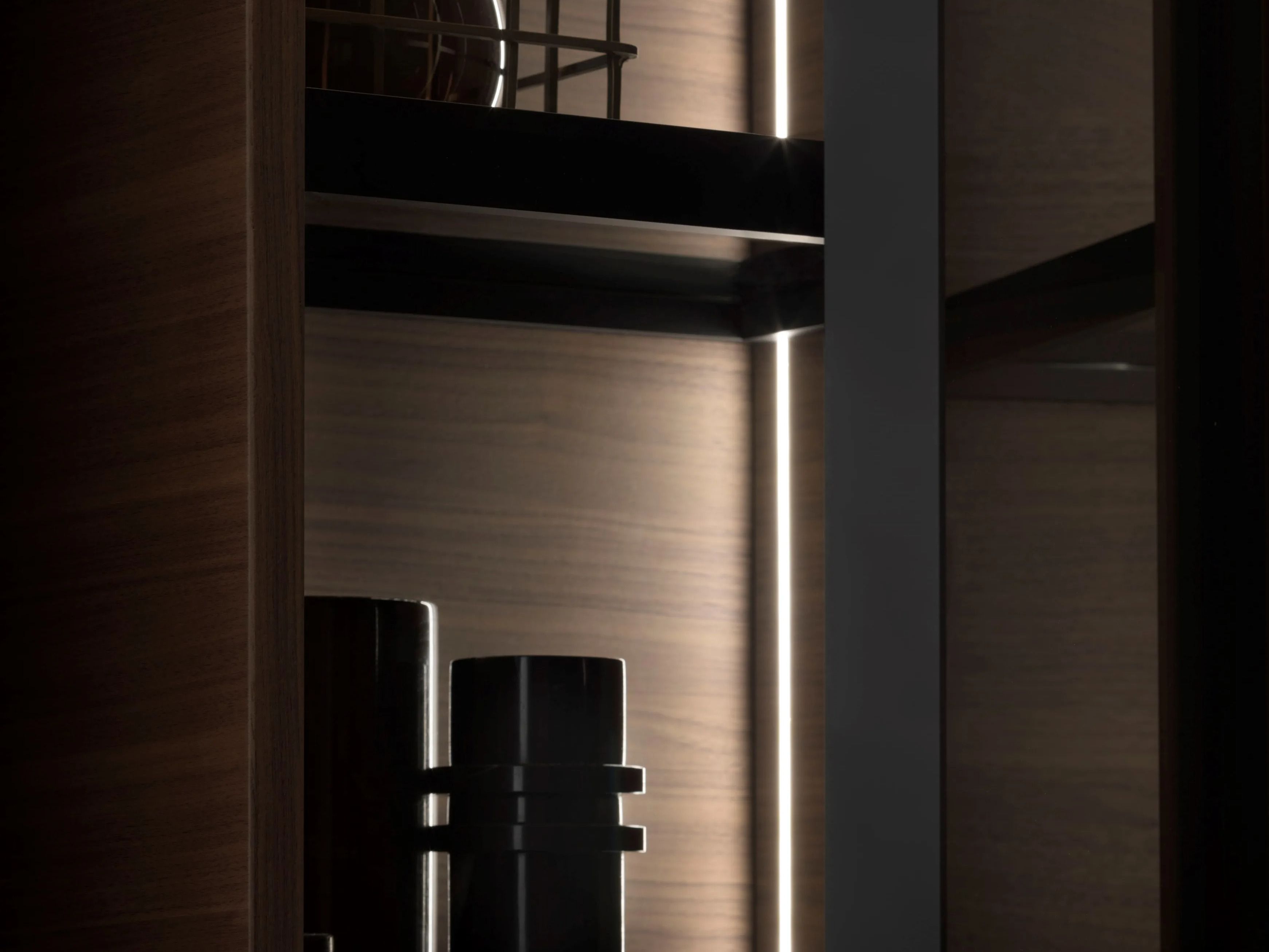 BUTLER Bathroom wardrobe in aluminum, glass and wood By FALPER | design ...