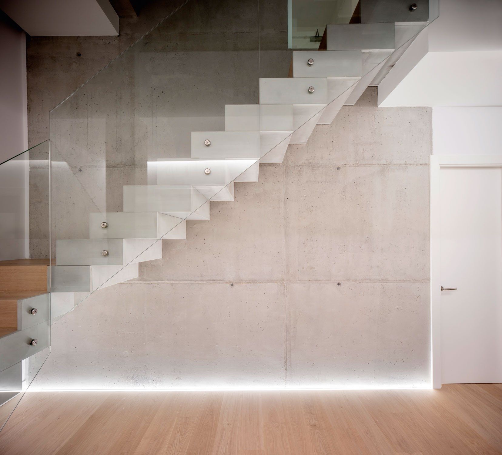 FEMTOLINE 35 linear lighting profile By Delta Light