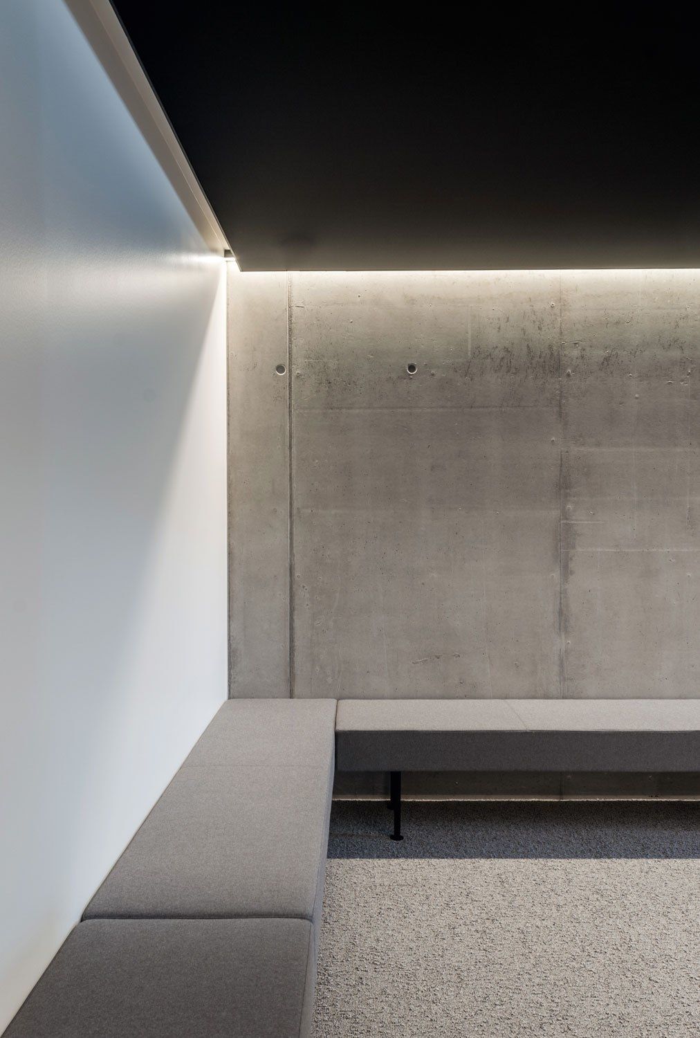 FEMTOLINE 35 FLUSH HE linear lighting profile By Delta Light