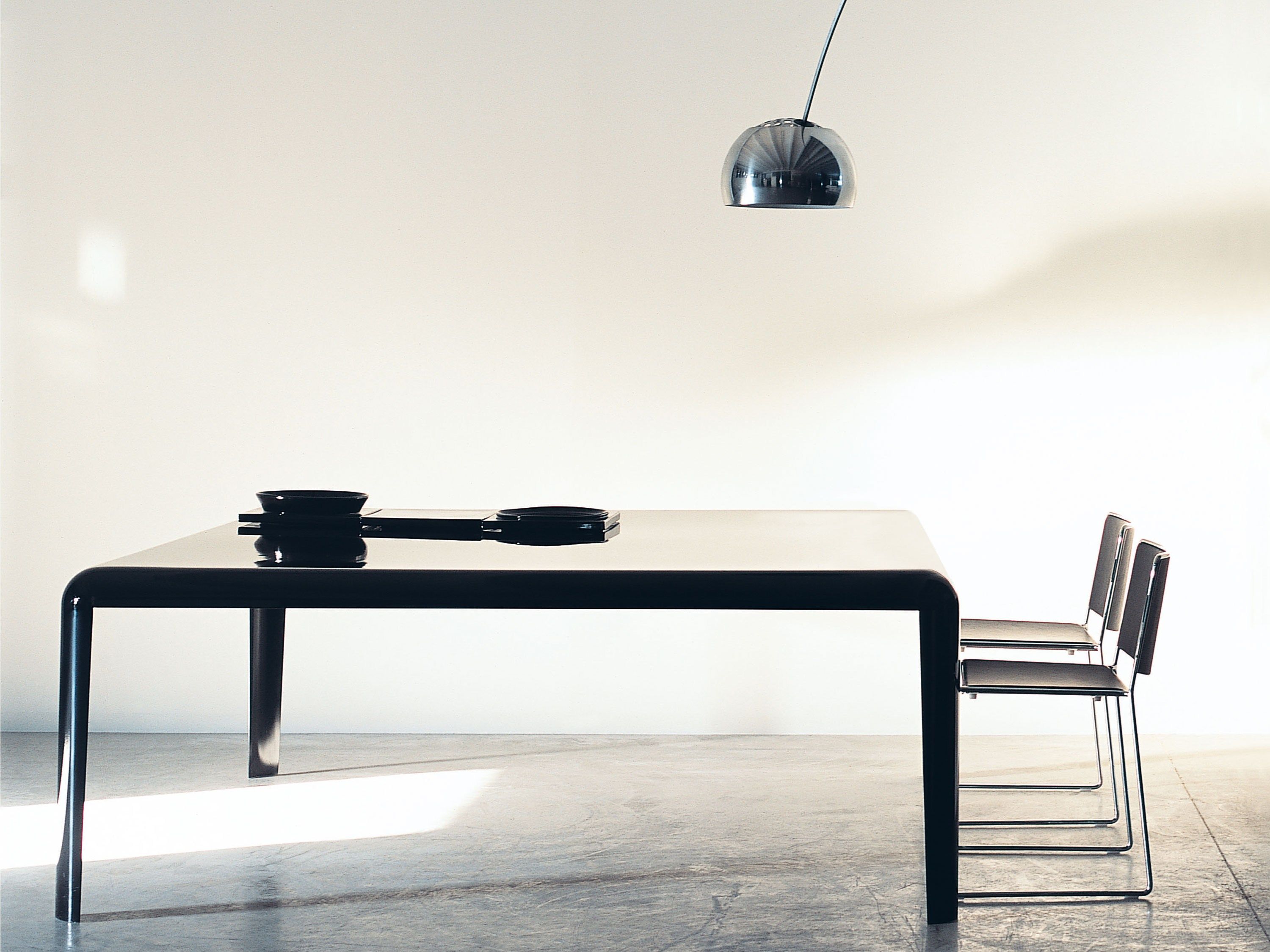 FERRO | Table By Porro design Piero Lissoni