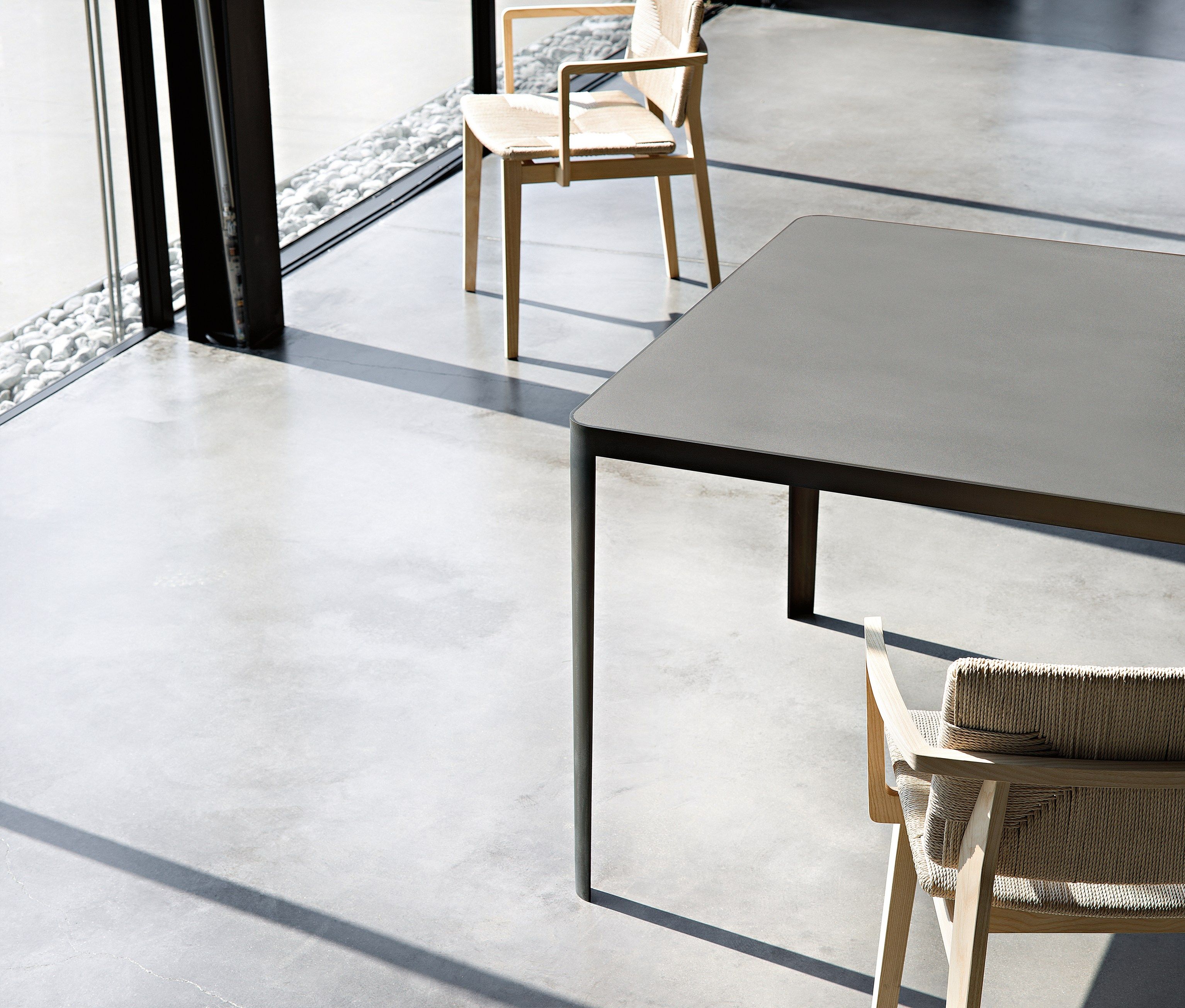 FILO table By Lema design David Lopez Quincoces