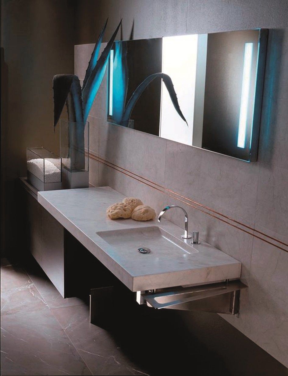 Wall-mounted mirror with integrated lighting FINELINE By Top Light