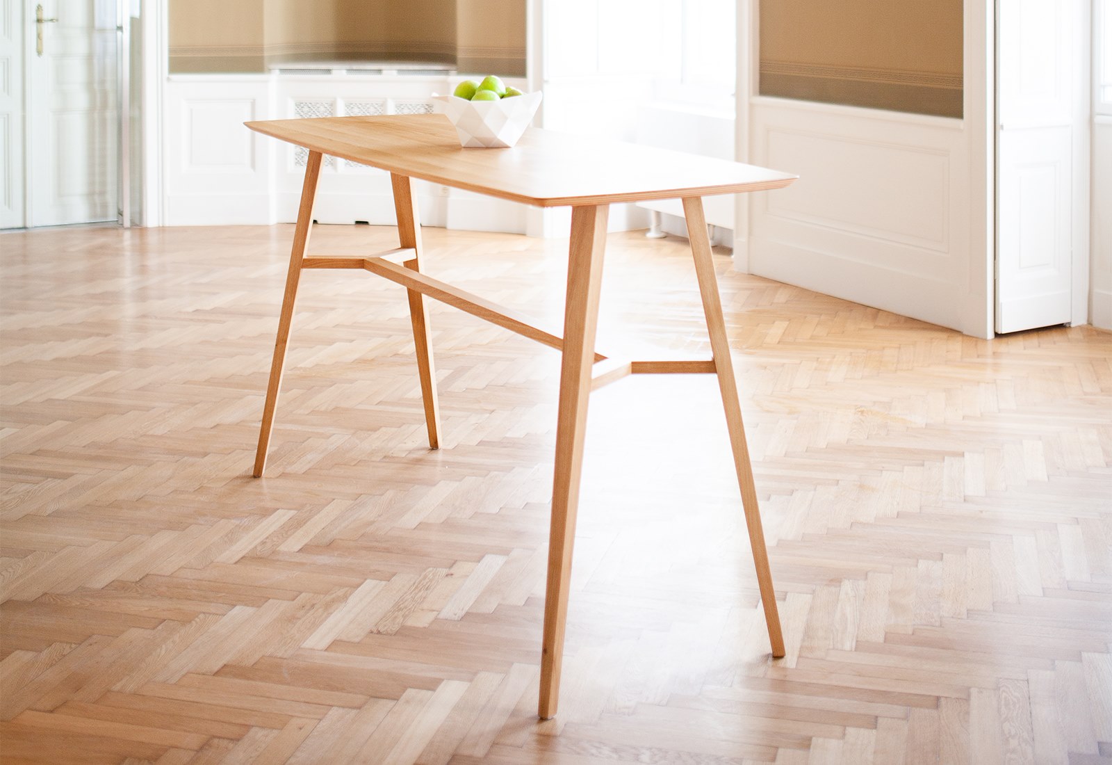 FINN | High table By sixay furniture design László Szikszai