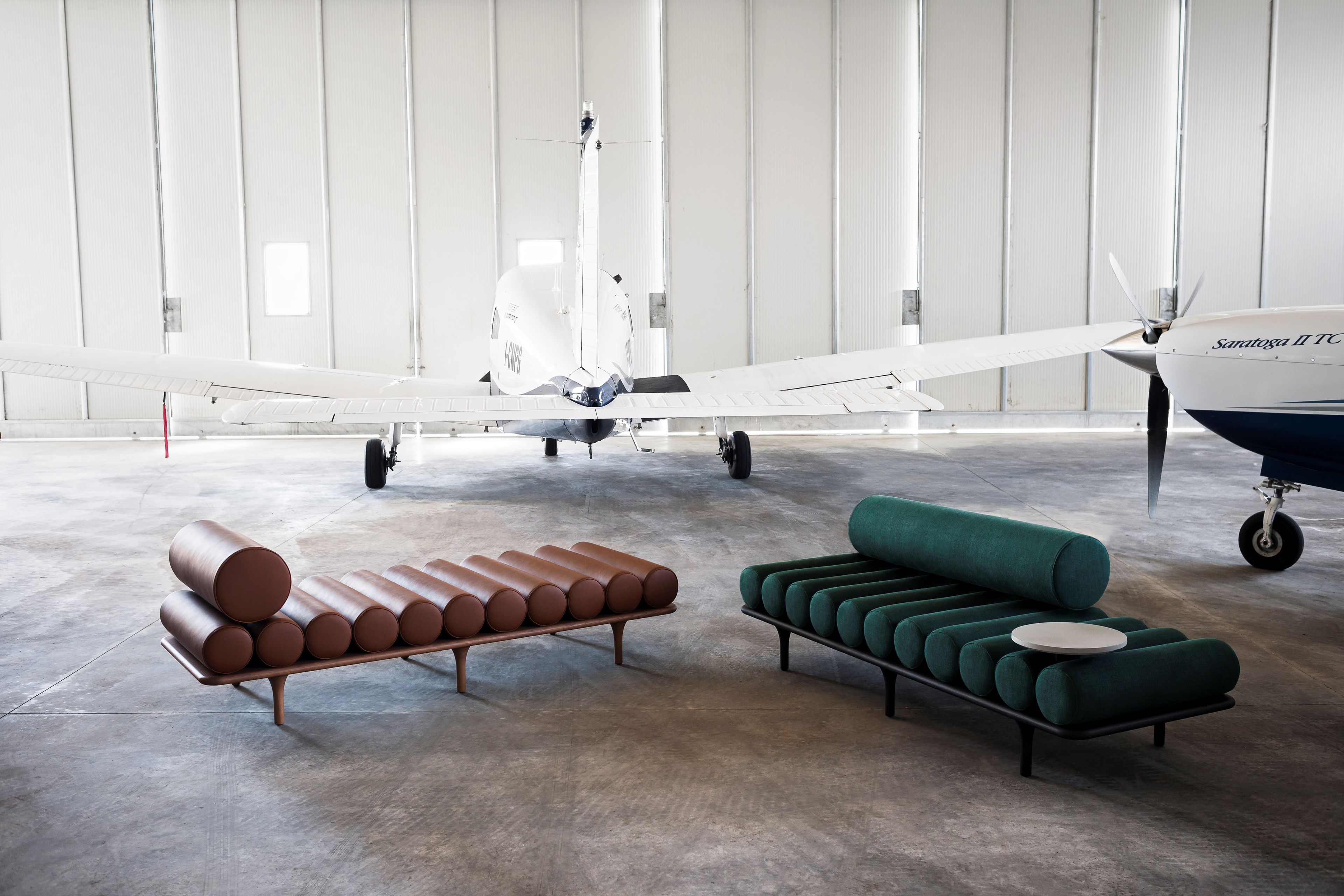 FIVE TO NINE Leather day bed By Tacchini | design Studiopepe