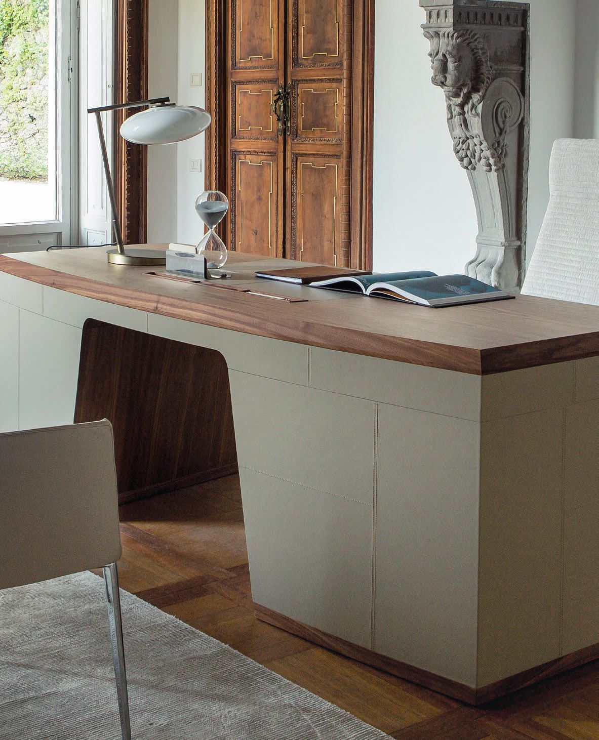 FLAVIO Executive desk By Porada | design Umberto Asnago