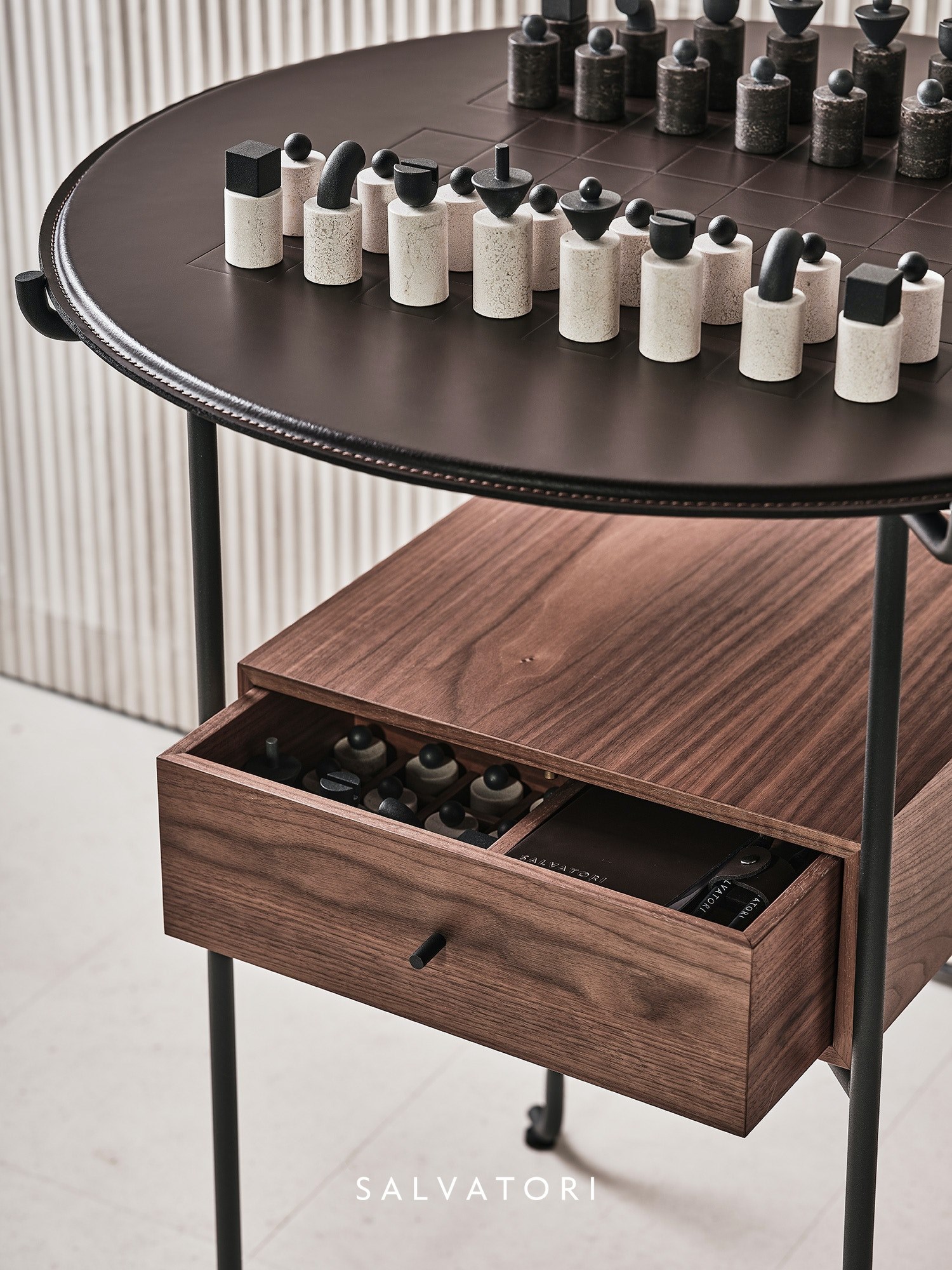FLIRT Cuoietto leather chess table By Salvatori | design Luca Nichetto