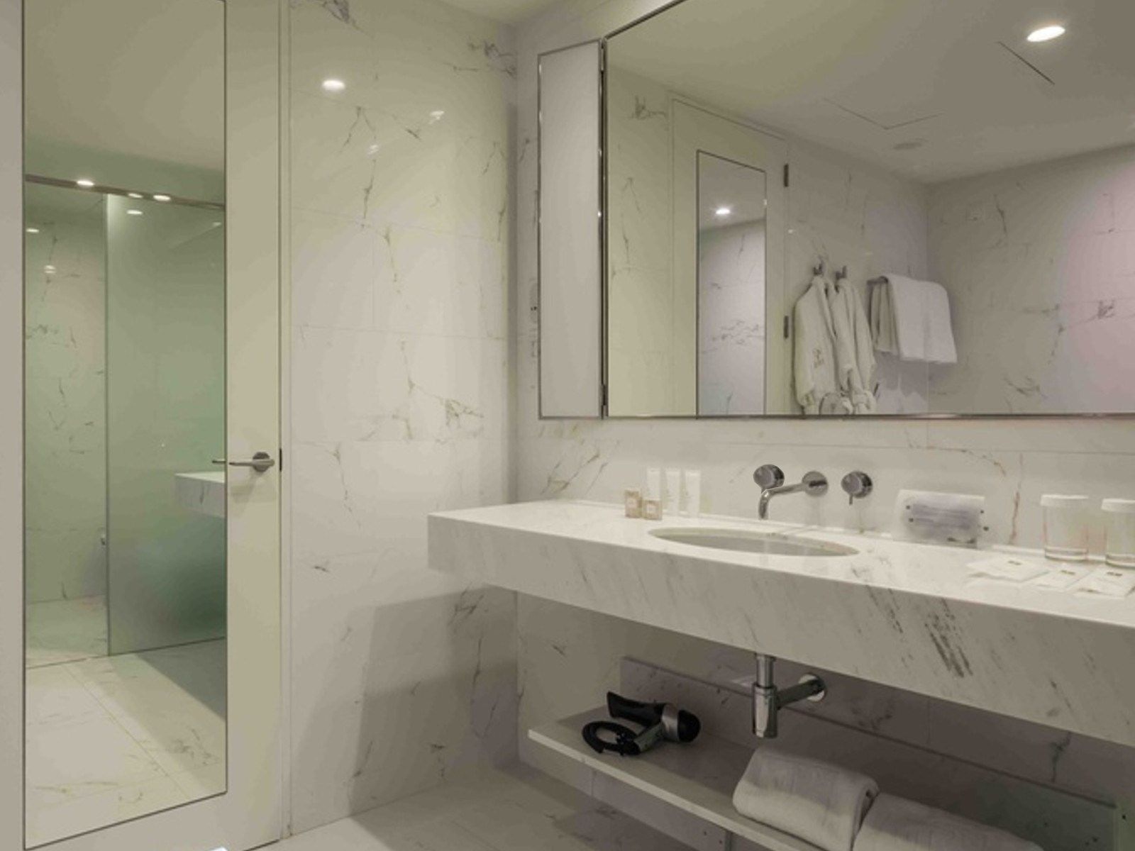 FLOW T1.16.3F | Washbasin tap Flow Collection By Waterevolution