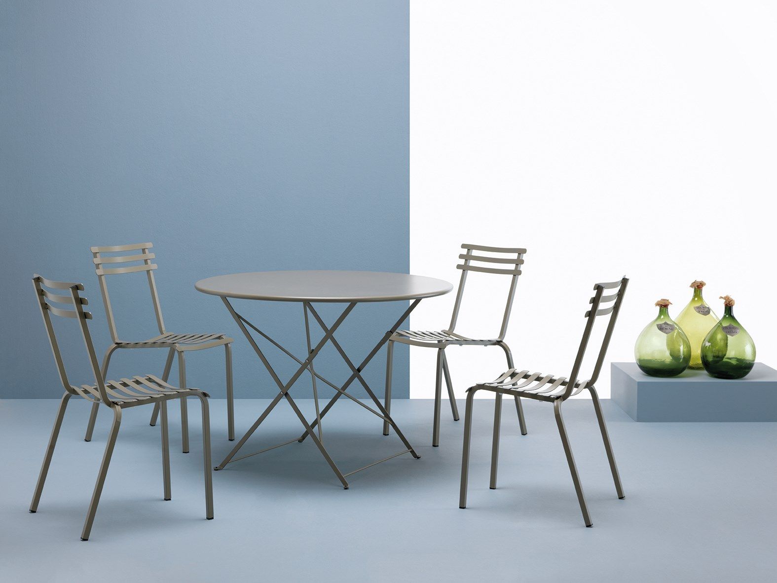 FLOWER Sedia impilabile da giardino in ferro By Ethimo