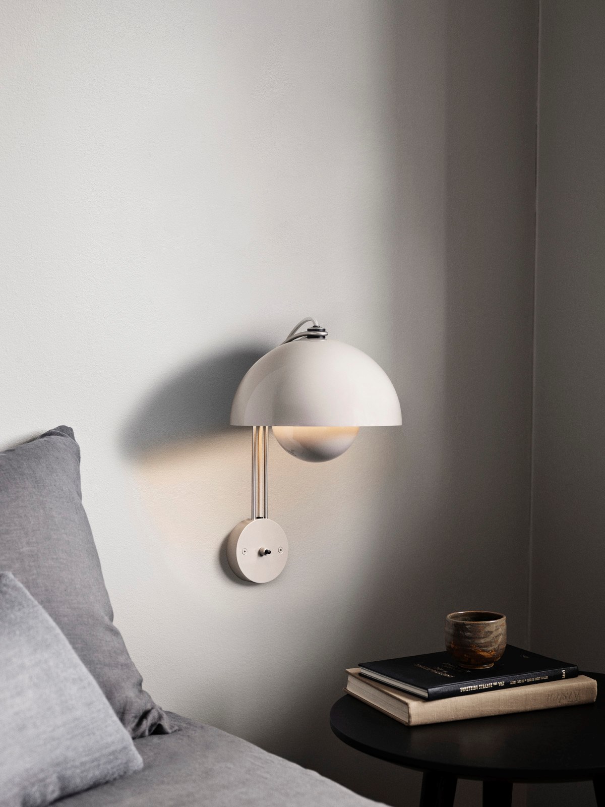 FLOWERPOT VP8 Wall lamp By &Tradition | design Verner Panton