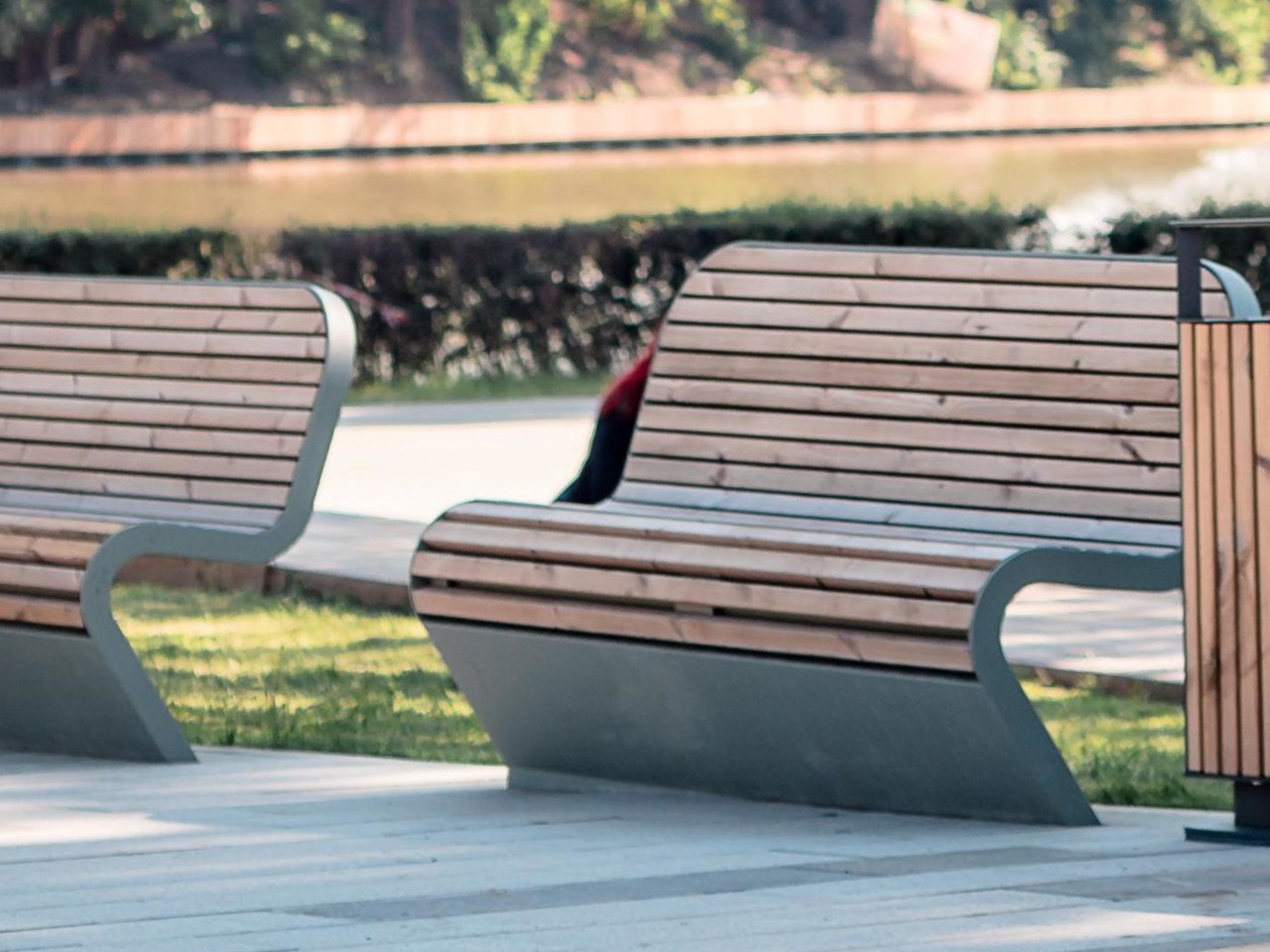 FLY | Banco con respaldo By Punto Design diseño Arturo Erbsman
