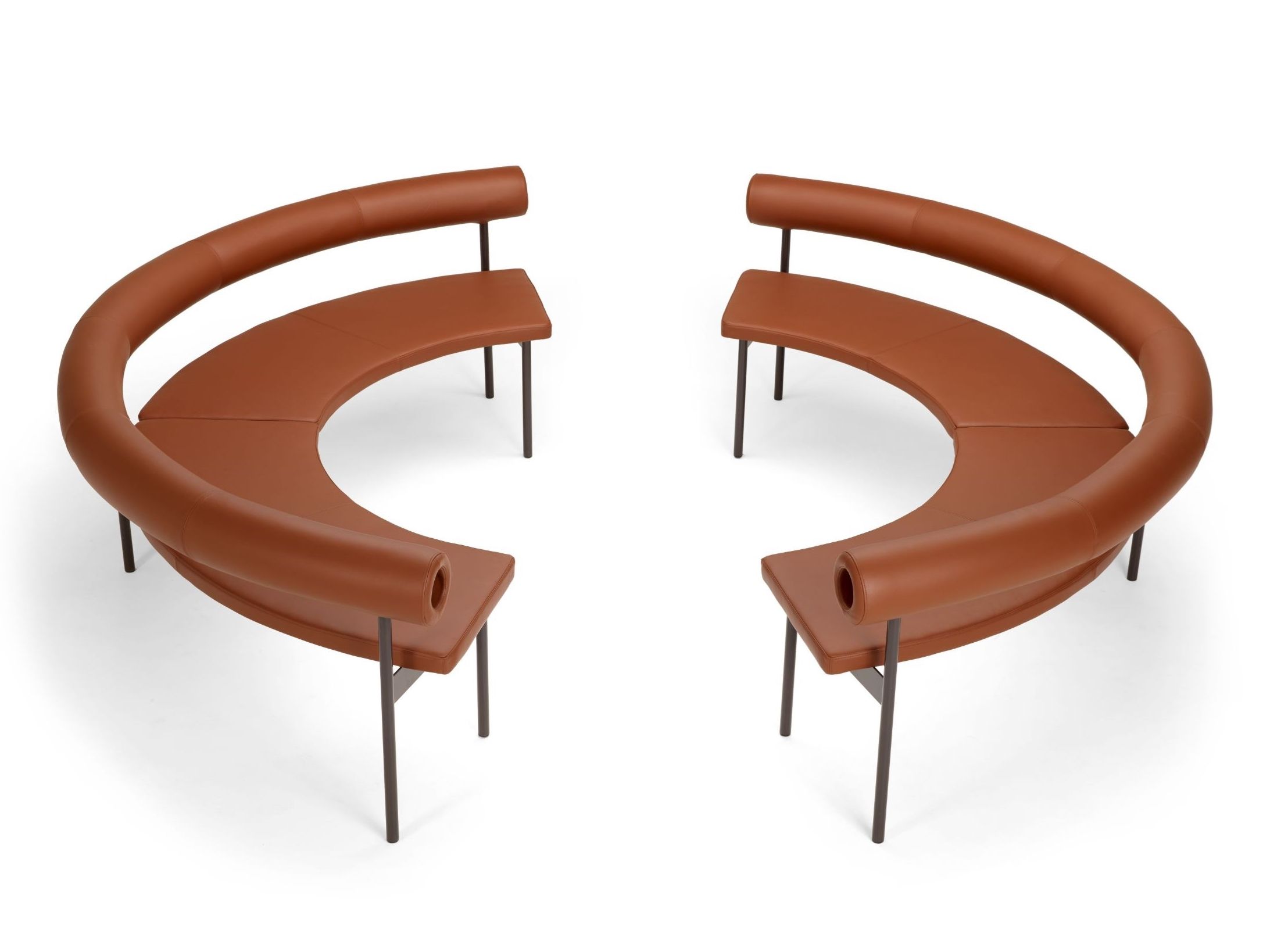 FONT OPEN CIRCLE Curved leather sofa By Offecct | design Matti Klenell