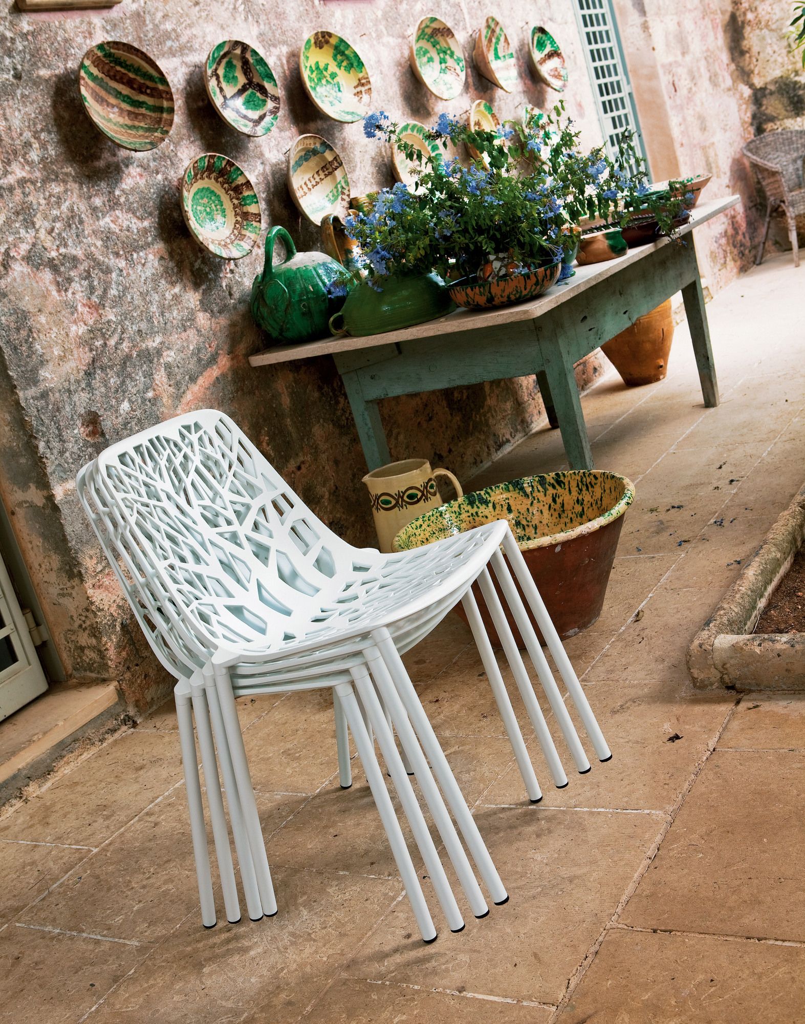 FOREST Stackable aluminium garden chair By FAST | design Robby ...