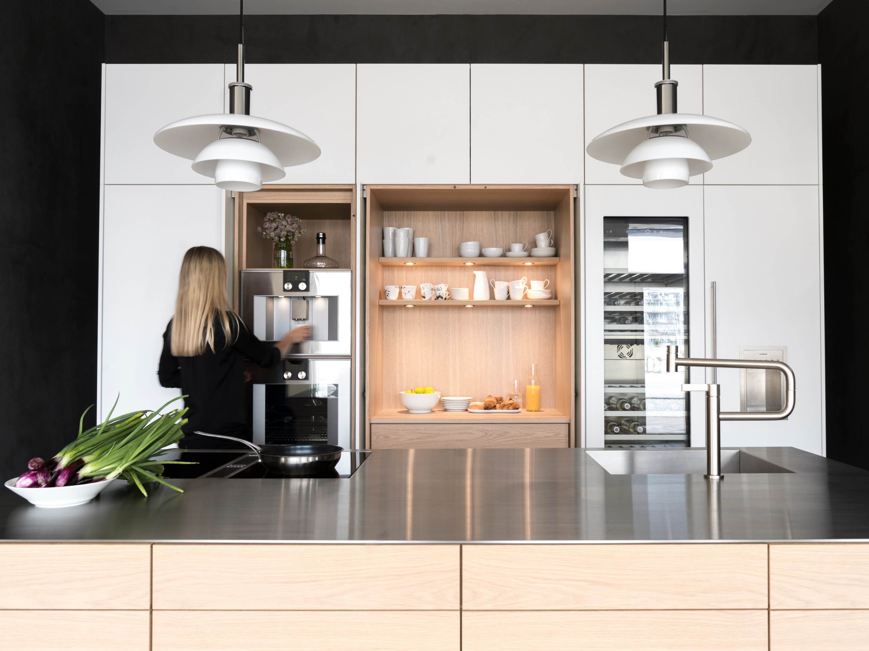 FORM 2 - OAK + CHALK WHITE Kitchen By Multiform | design Carsten Michelsen