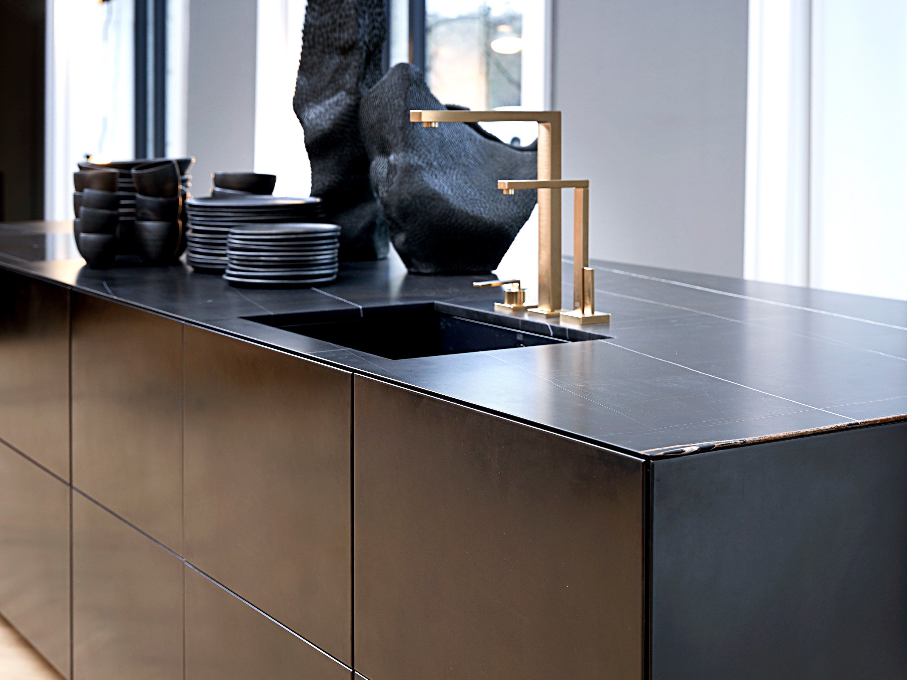 FORM 45 - BLACK OXIDISED STEEL Steel kitchen By Multiform