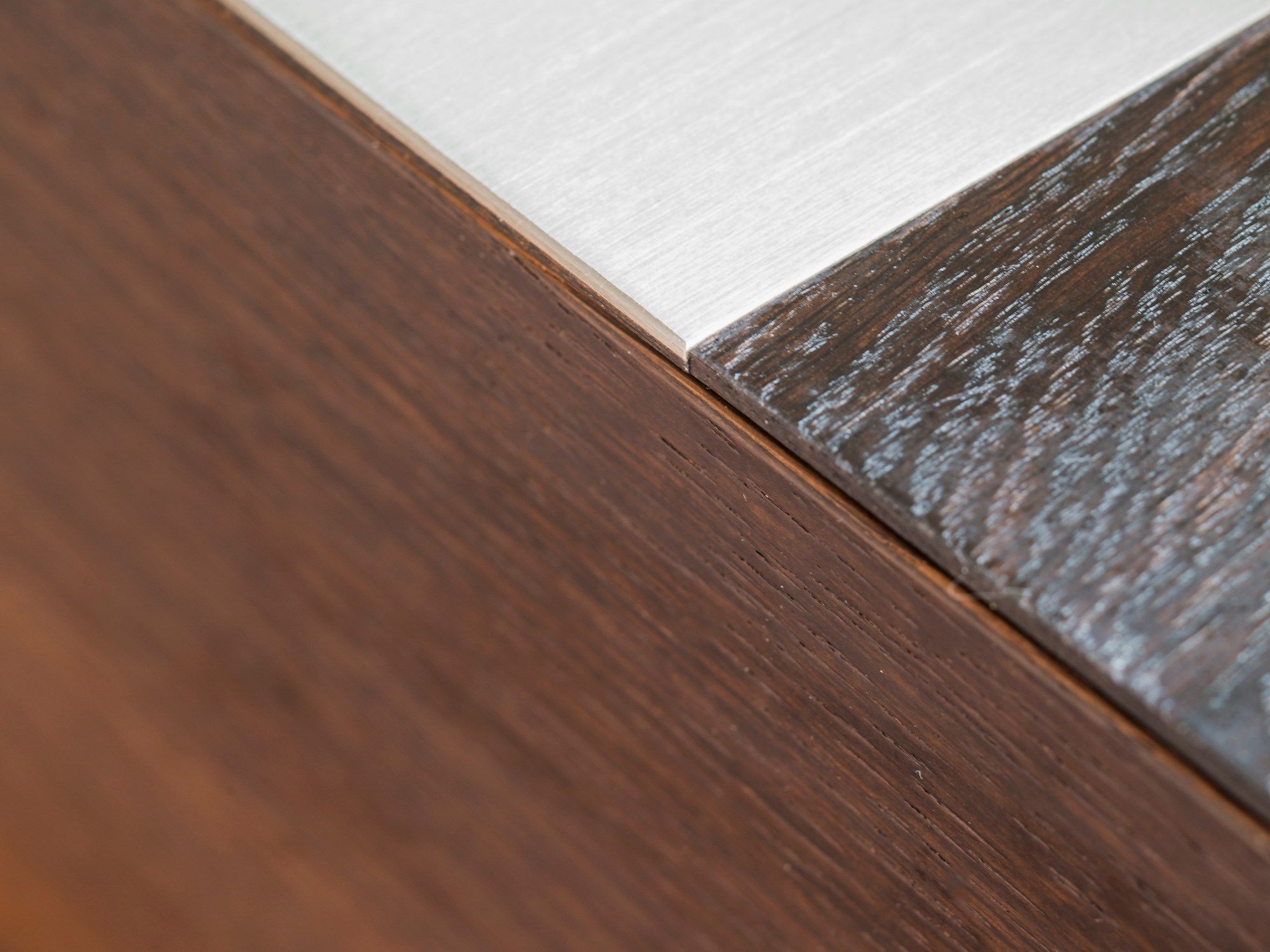 Cuisine sur mesure avec îlot FORM 45 SMOKED OAK / FORM 2 CHALK WHITE By ...