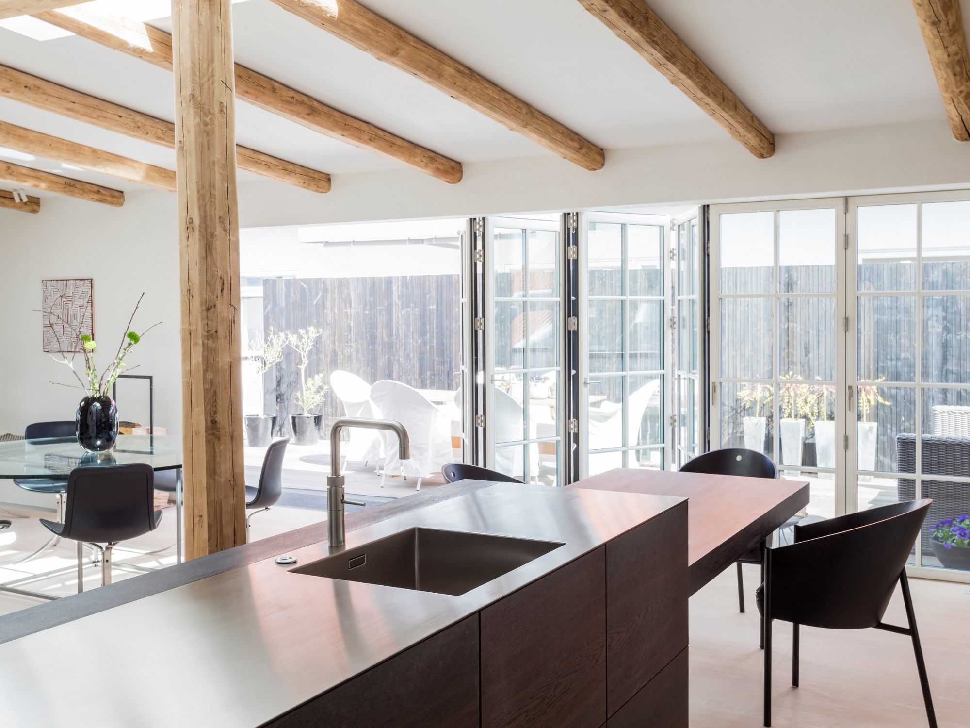 Cuisine sur mesure avec îlot FORM 45 SMOKED OAK / FORM 2 CHALK WHITE By ...