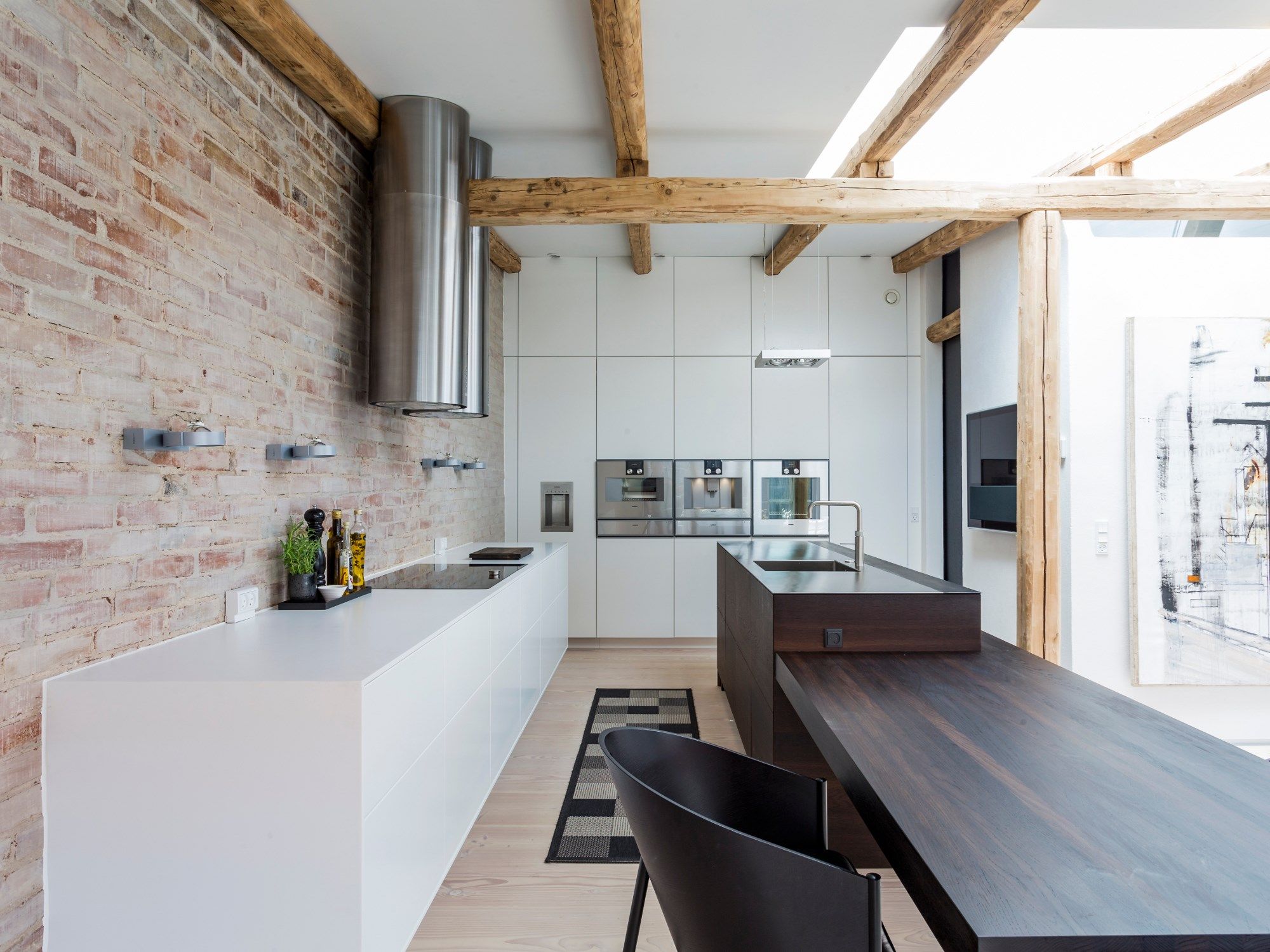 Cuisine sur mesure avec îlot FORM 45 SMOKED OAK / FORM 2 CHALK WHITE By ...