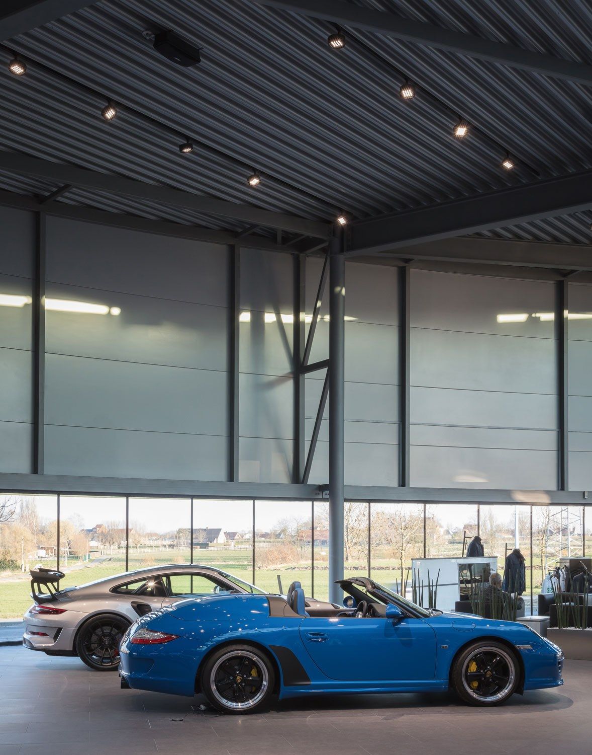 FRAGMA Track-Light By Delta Light