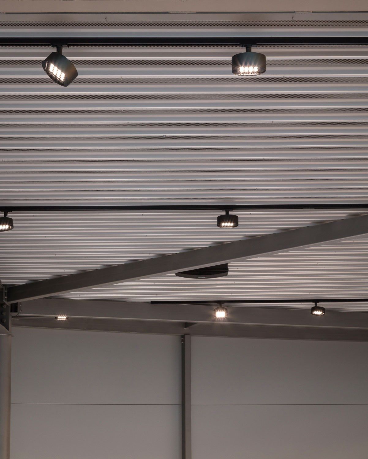 FRAGMA Track-Light By Delta Light