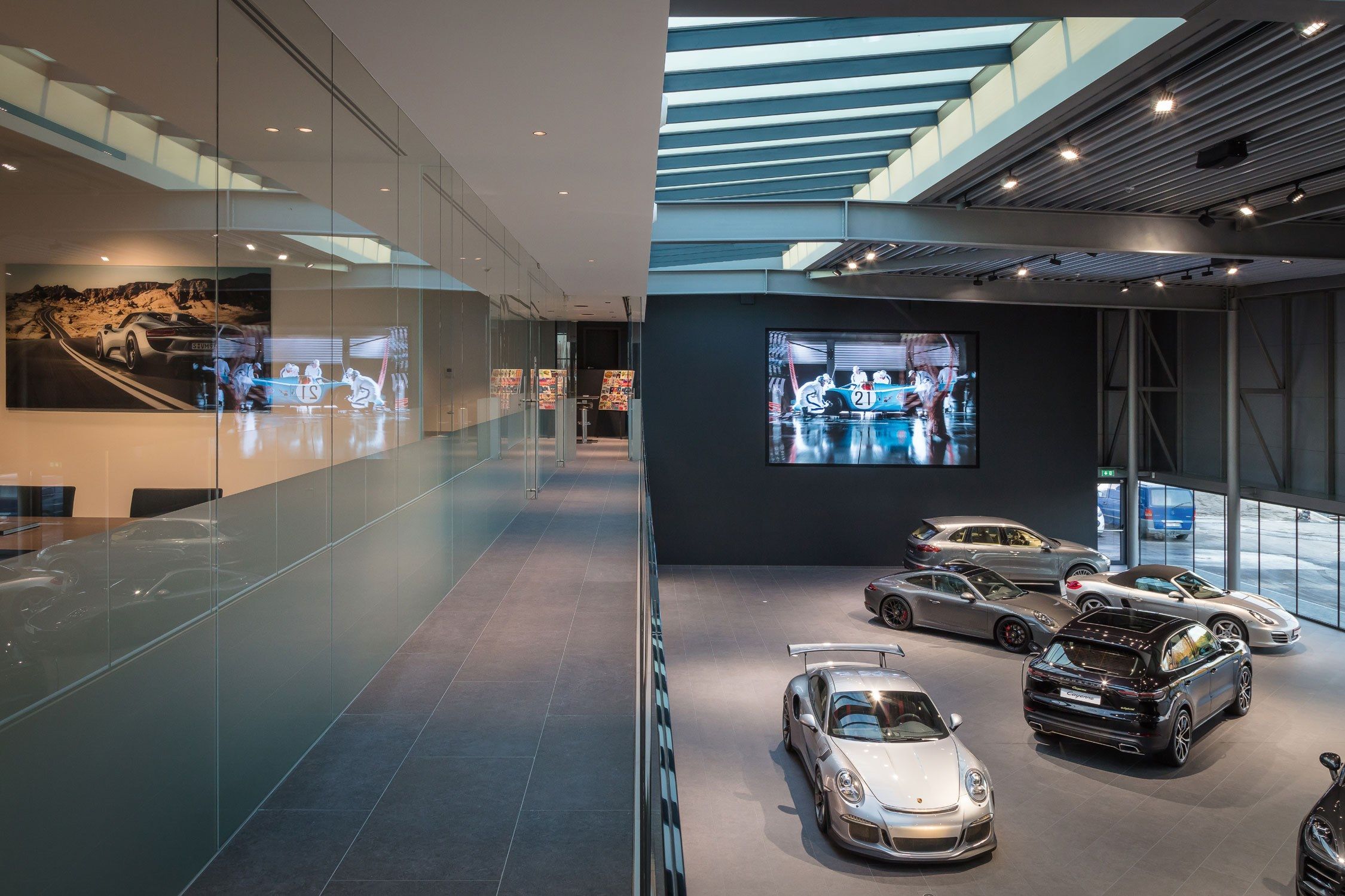 FRAGMA Track-Light By Delta Light