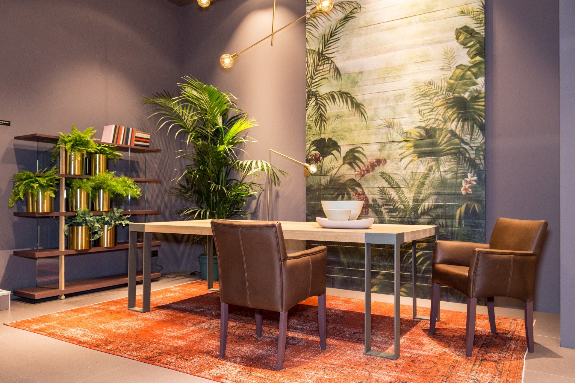 FRAME | Contemporary style table By Devina Nais