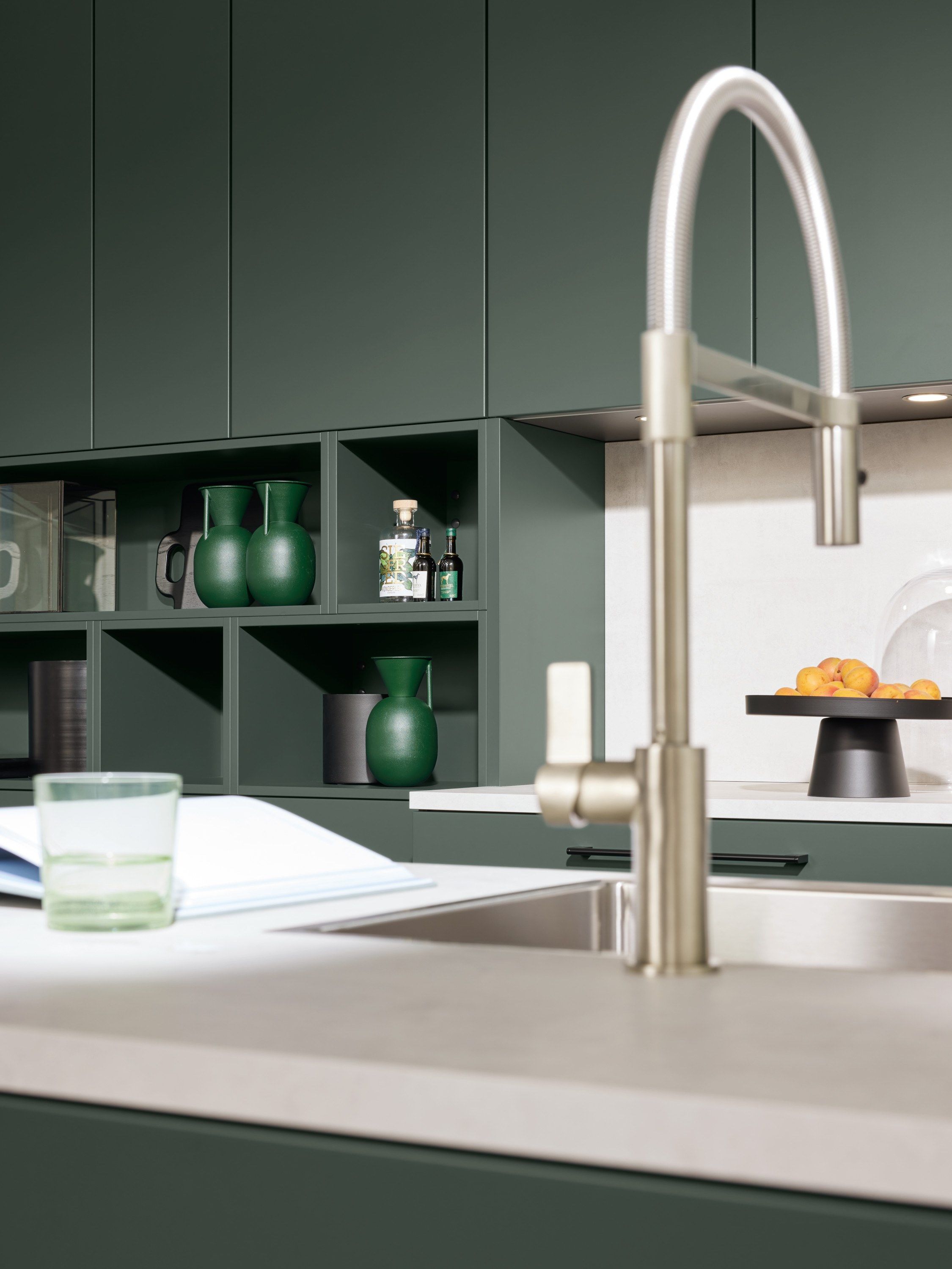 FRAME LACK/SOFT LACK BLACK GREEN Kitchen By Nolte Küchen